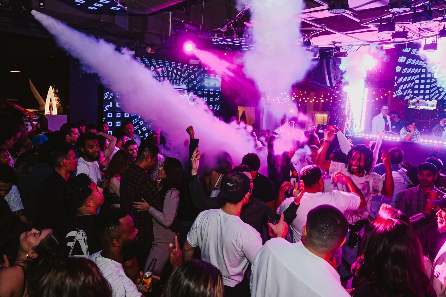 NIGHTLIFE — Forum Social House