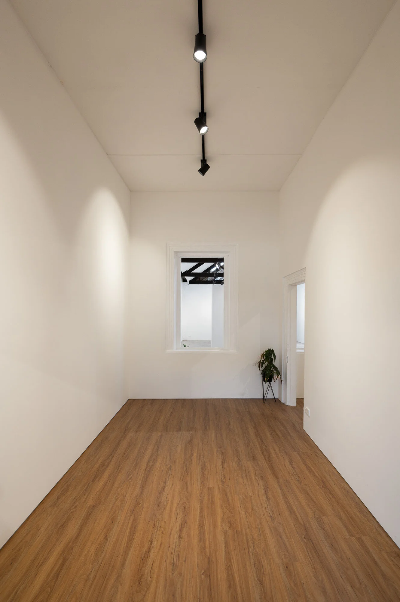 Exhibit with Us — SOL GALLERY