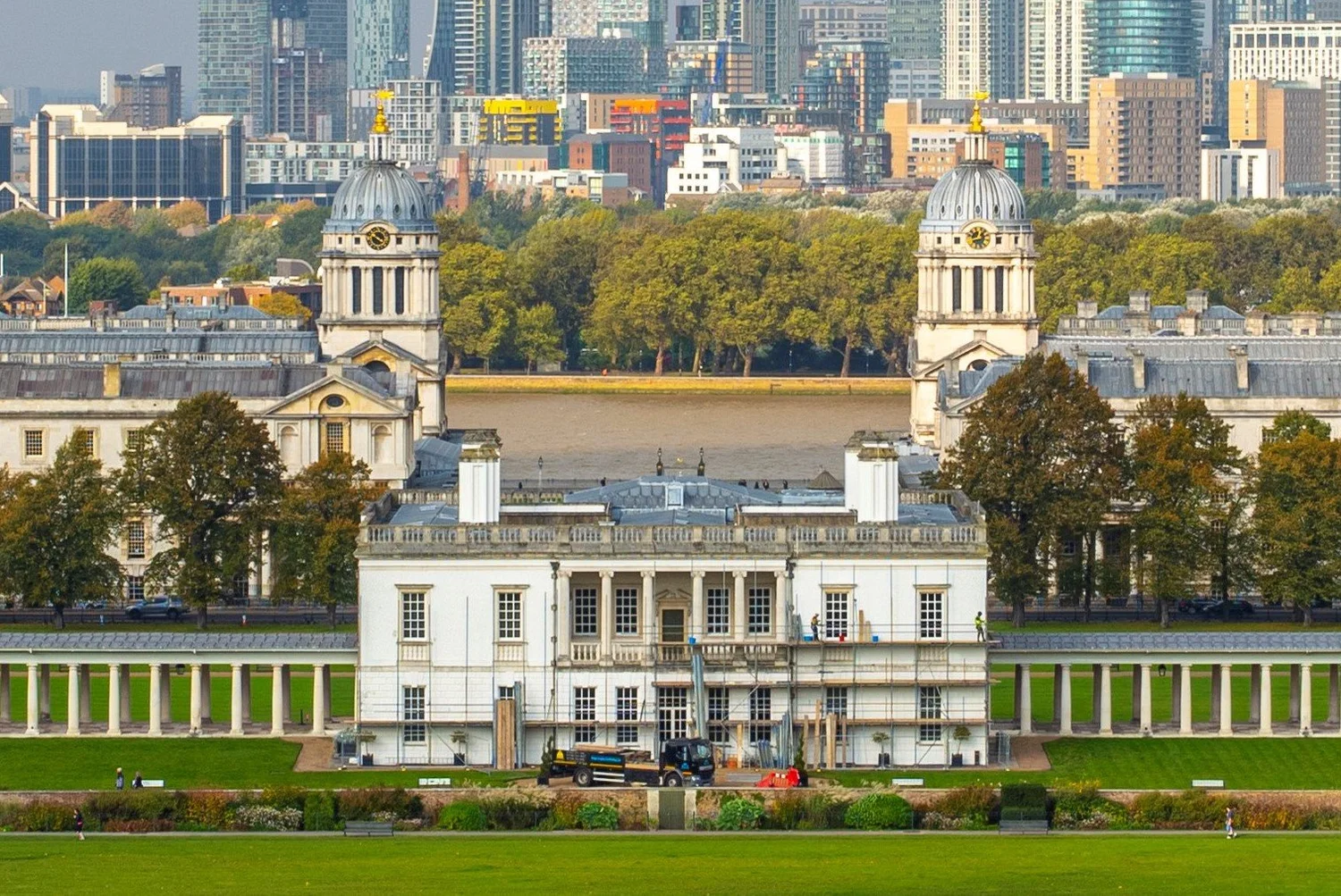 Free and self-guided walking tours around LONDON -London by An