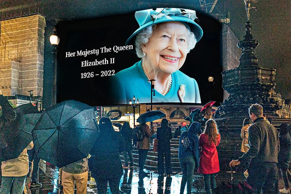 Queen Elizabeth II death — Blog 2-London by An