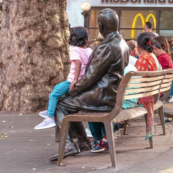 Mr. Bean statue in London - where to find the most popular London ...