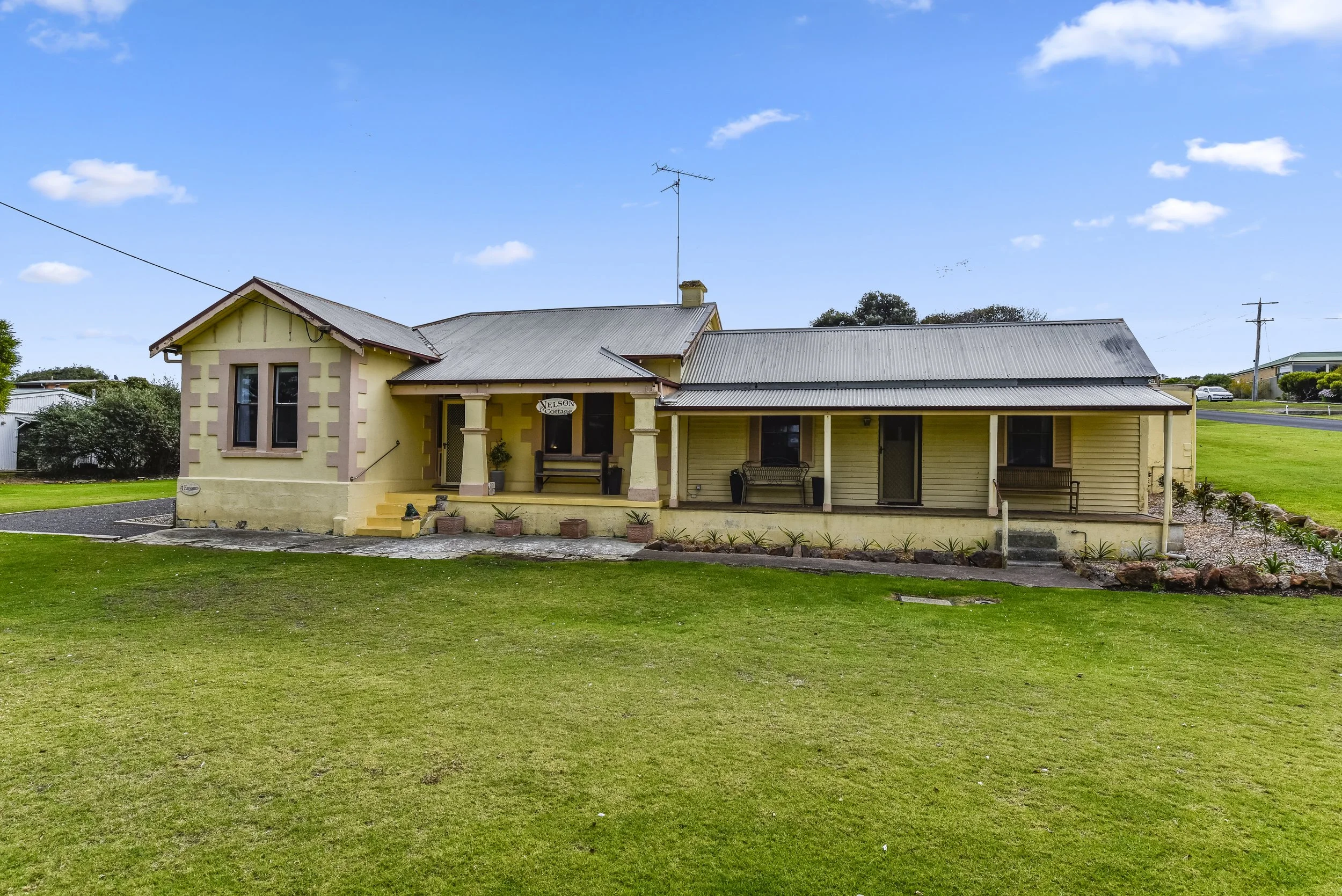 Packages — Nelson Cottage