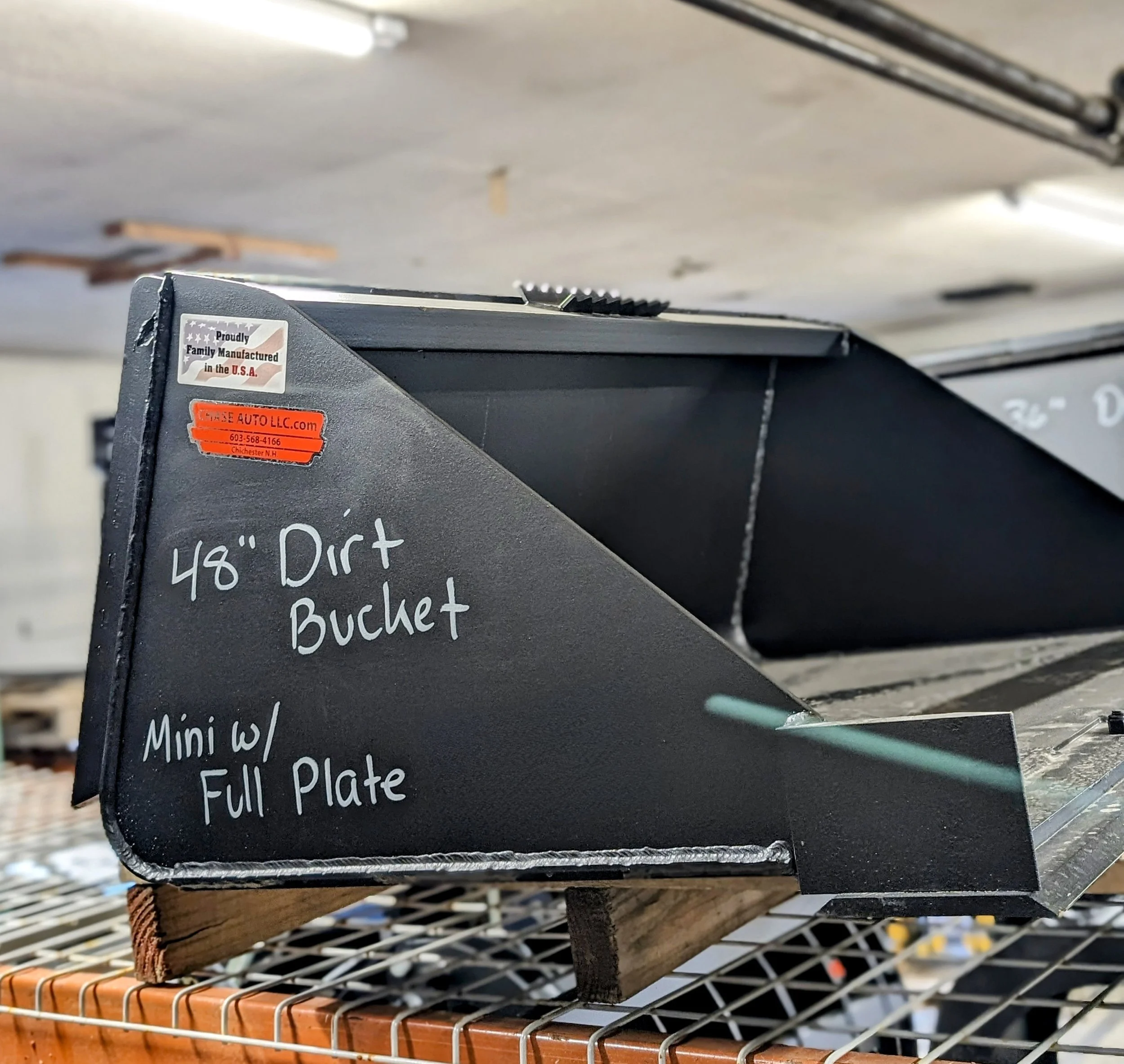 Jenkins Mini Low Profile Dirt Bucket (36" or 48") — NH Skid Steer ...