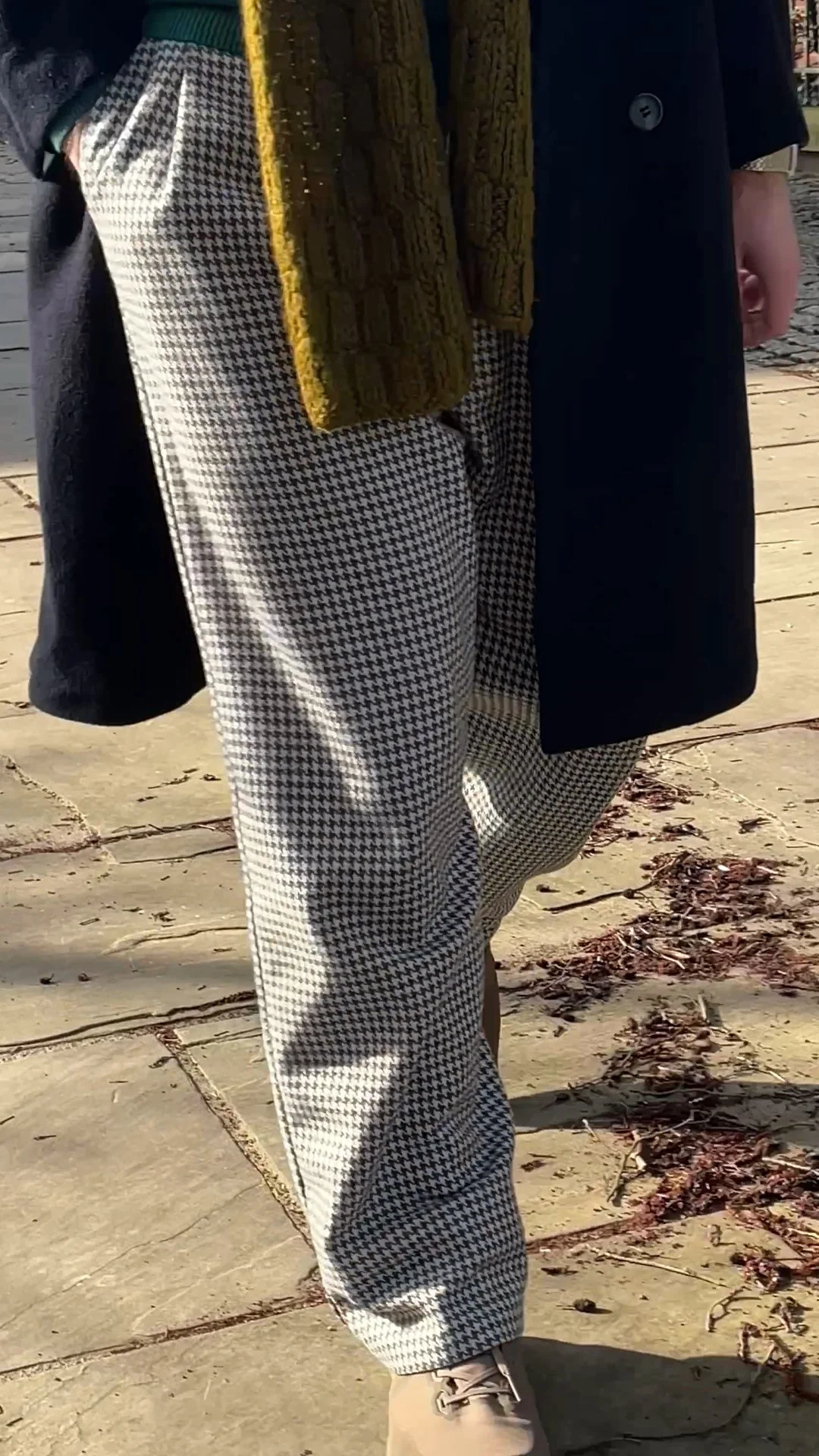 Men’s 100% Wool Charcoal and Light Grey Stone Dogtooth Pattern 40's ...