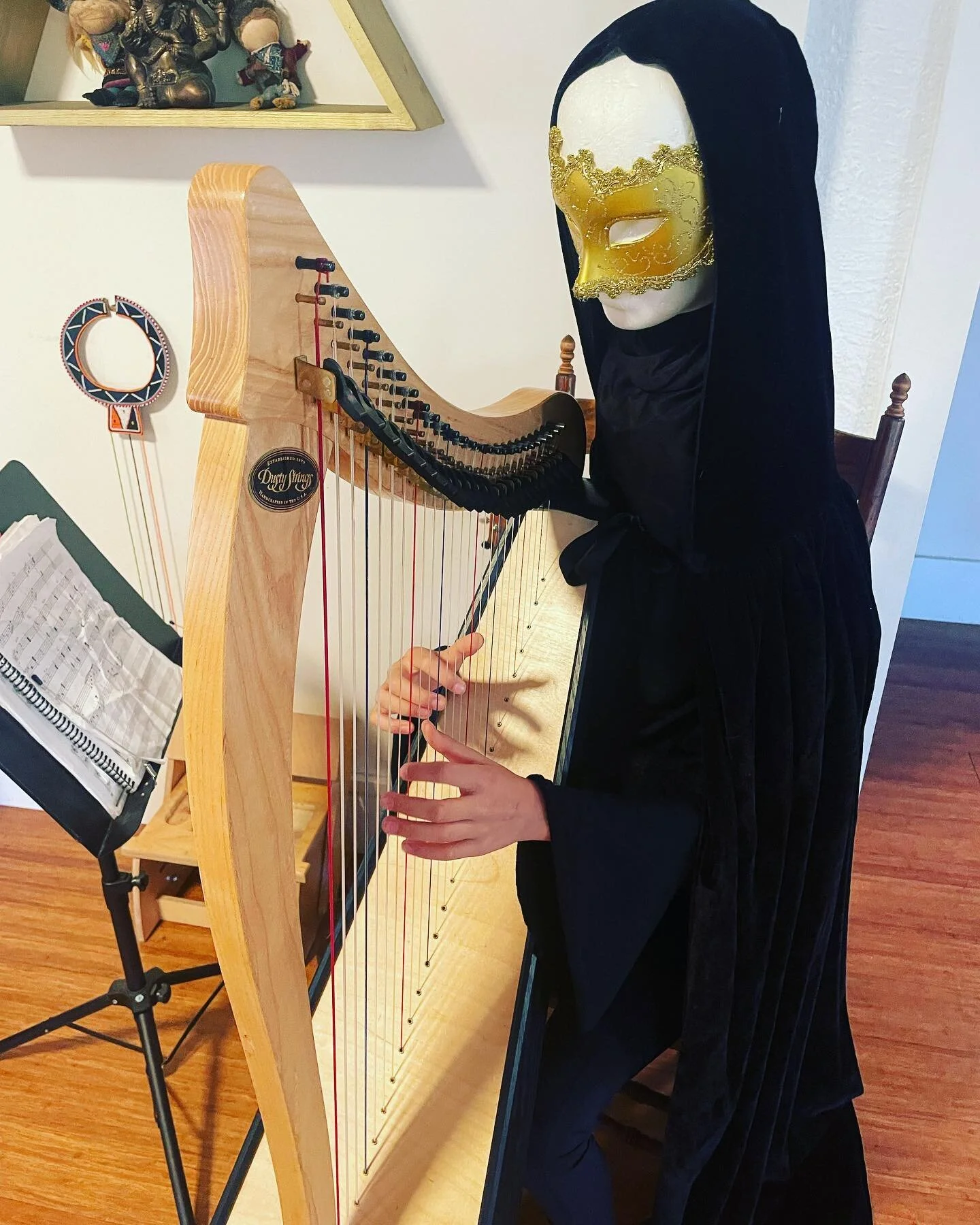 Mary Diaz | Copywriting for complex women.