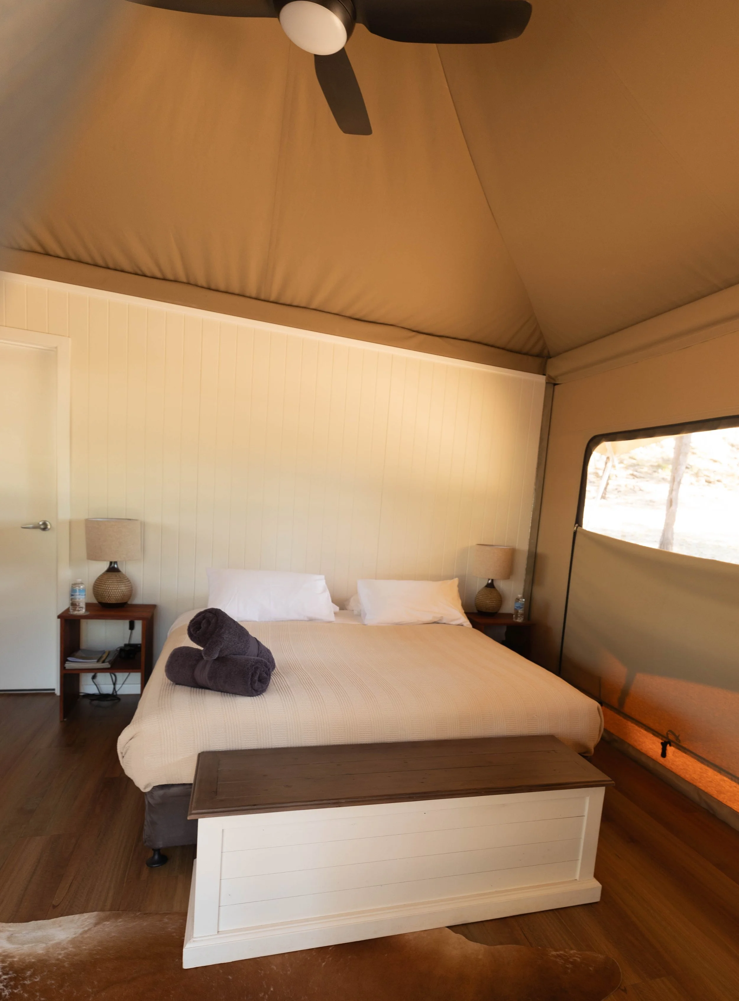 Wallaroo Station & Caranarvon Gorge Air Safari — BFC Air Safaris