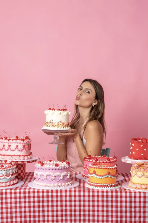 Javi Bakes - Cute, custom, kitsch cakes