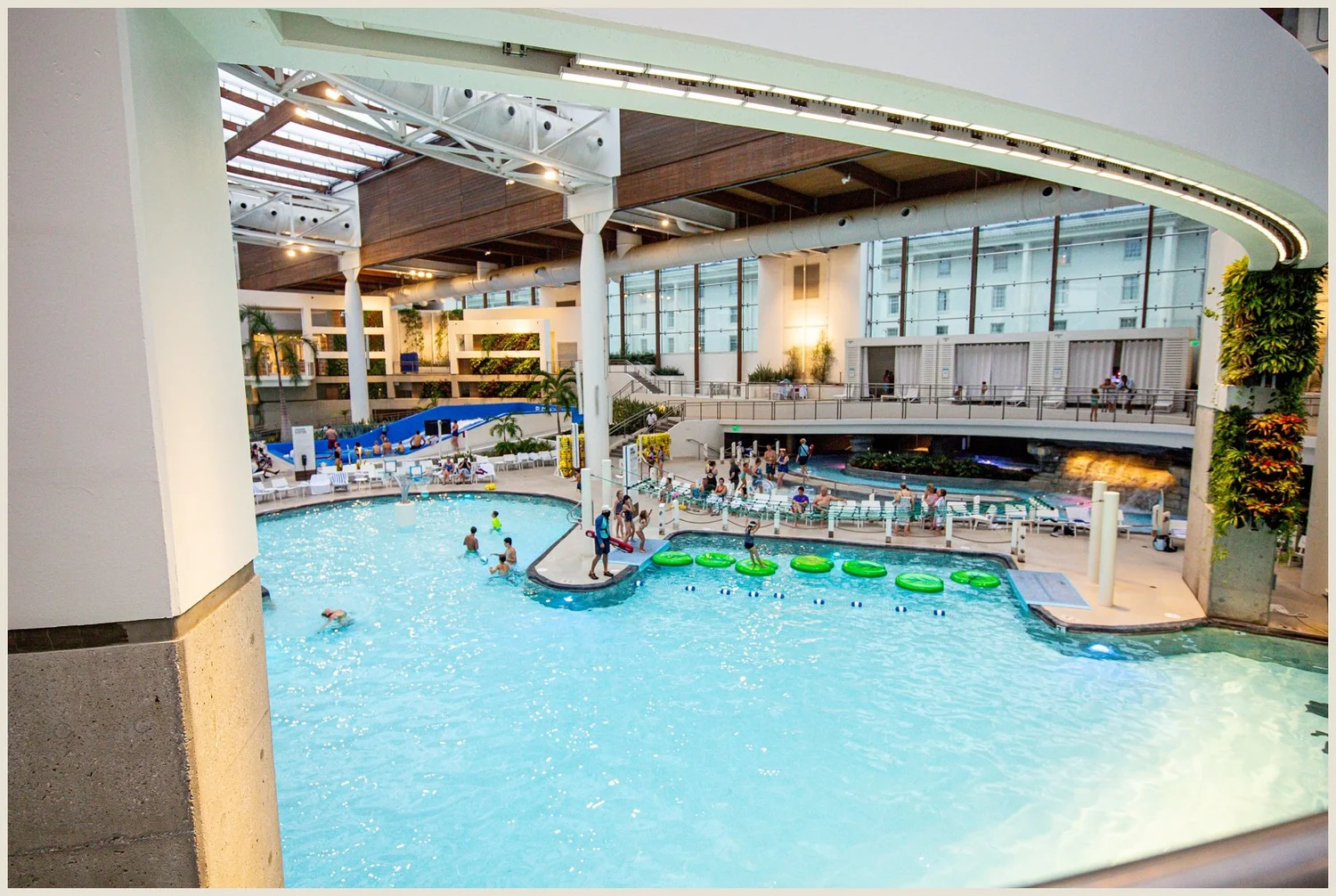 Gaylord Opryland Resort: An Oasis of Entertainment, Soundwaves, and ...