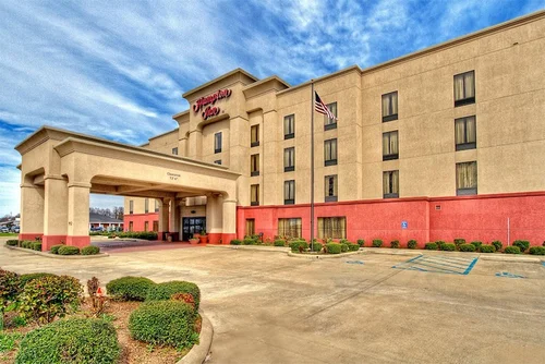 Cleveland, MS Hotels | Hotels near Delta State University | Places to ...