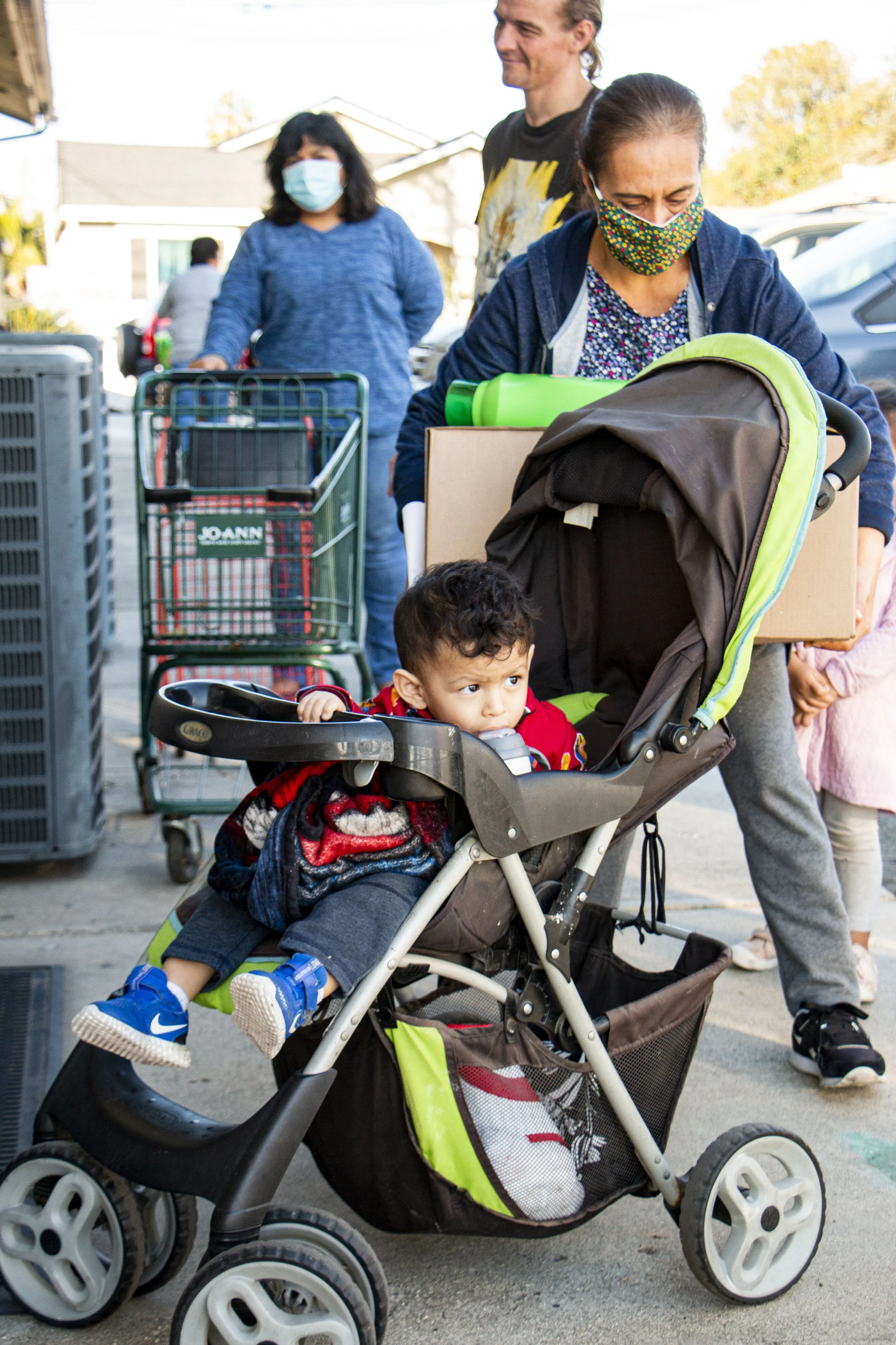 Food Distribution — Solidarity