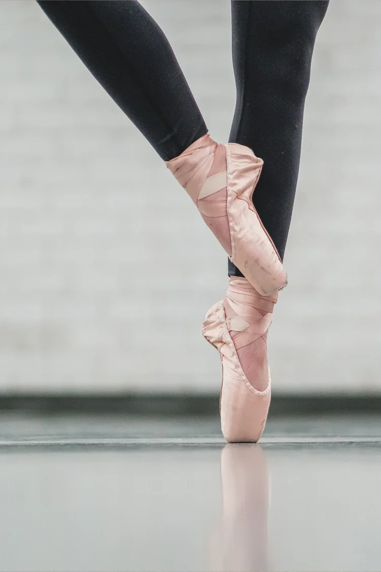 Dance Classes — Contemporary Dance Studio
