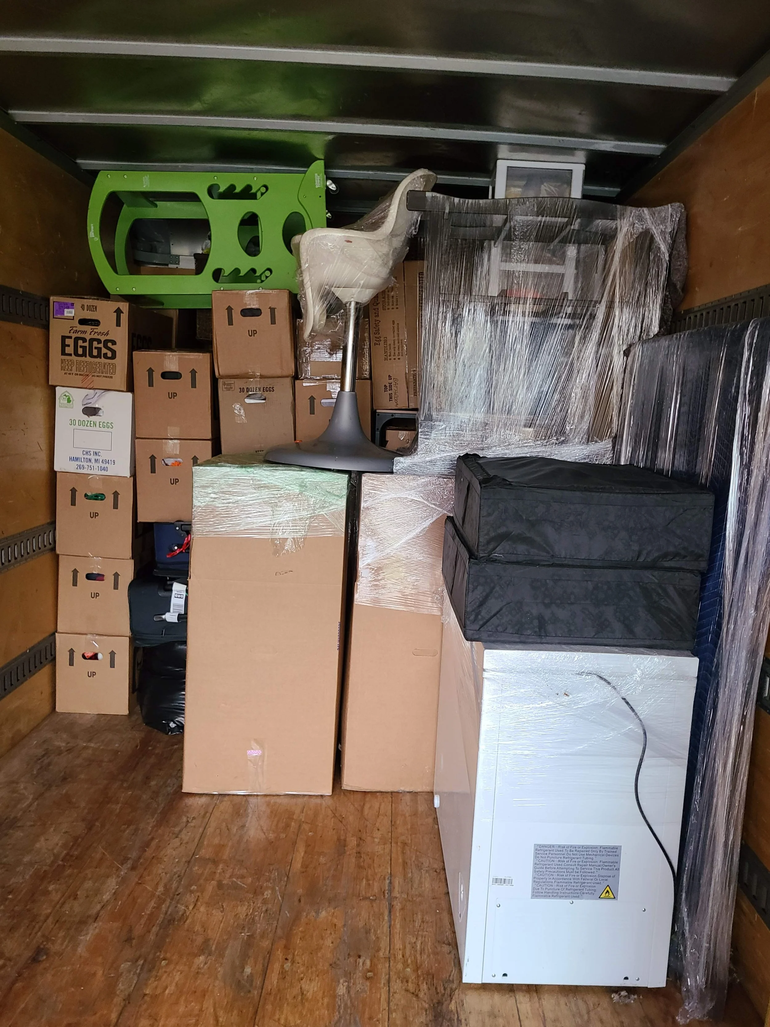 Professional moving services - Chicago Movers - Moving - Loading ...