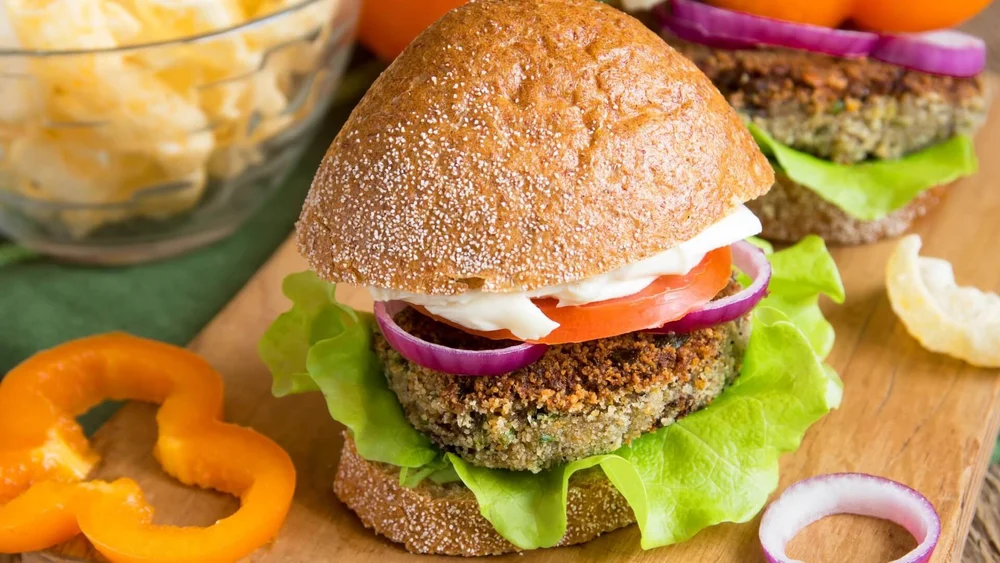 10 Easy, Basic Veggie Burger Recipes Even Carnivores Will Like — Have ...