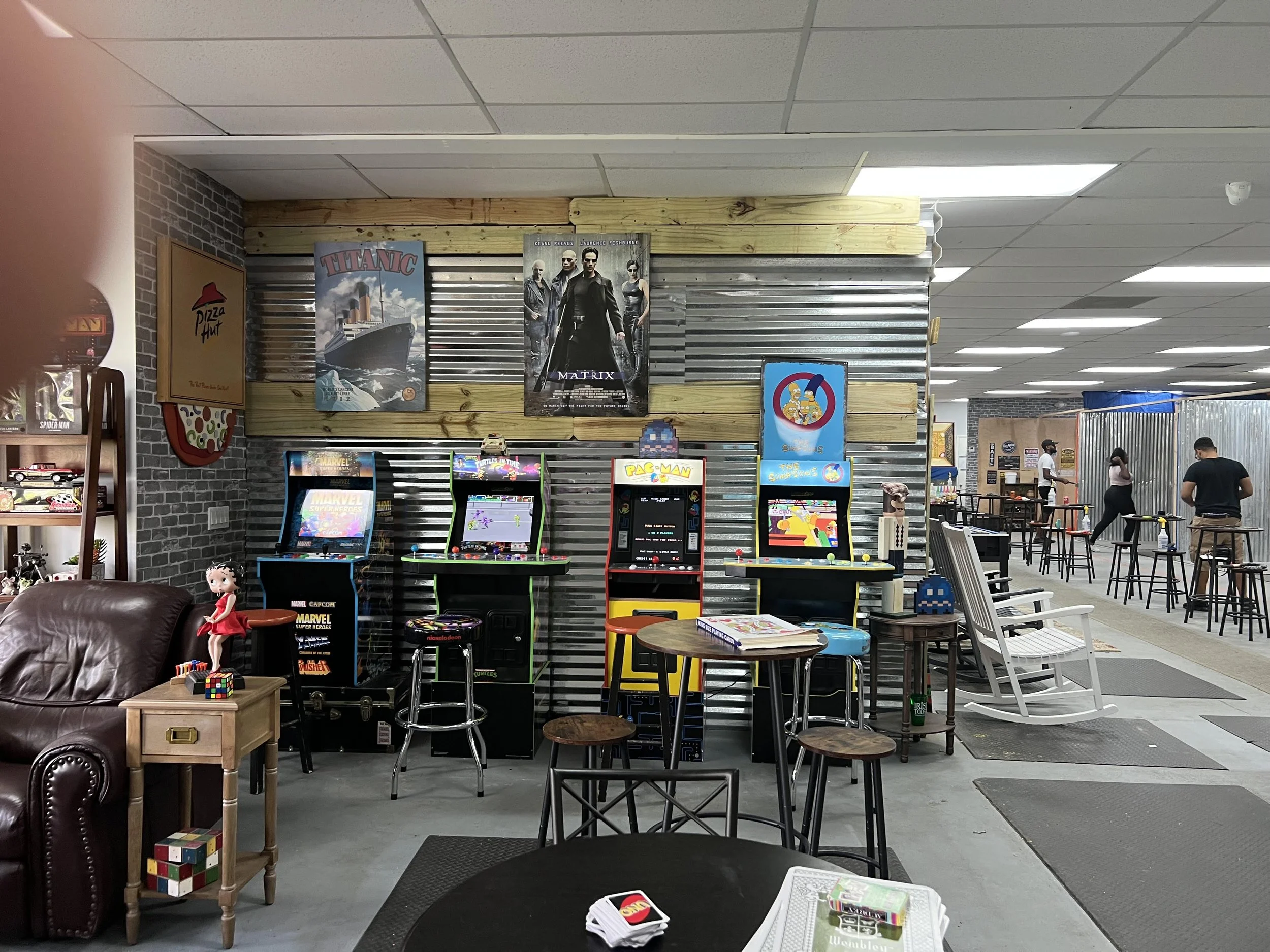 The Axe Hole House Davie | Axe Throwing Entertainment Center | Indoor ...