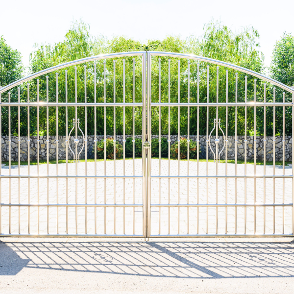 Ways to Use Double Gates for Fences — Eagle Home Renovation Inc.