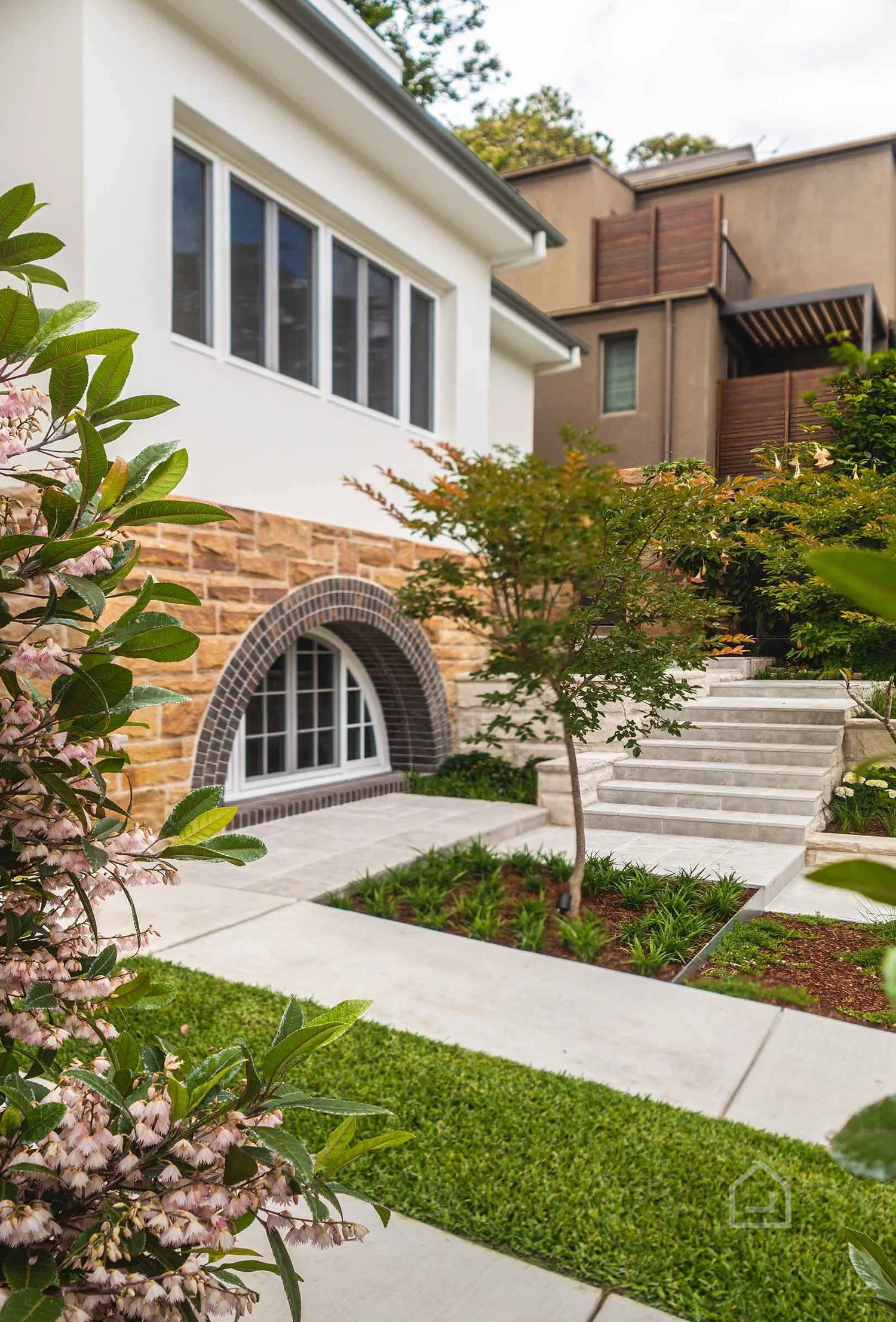 LANDSCAPE HOUSE