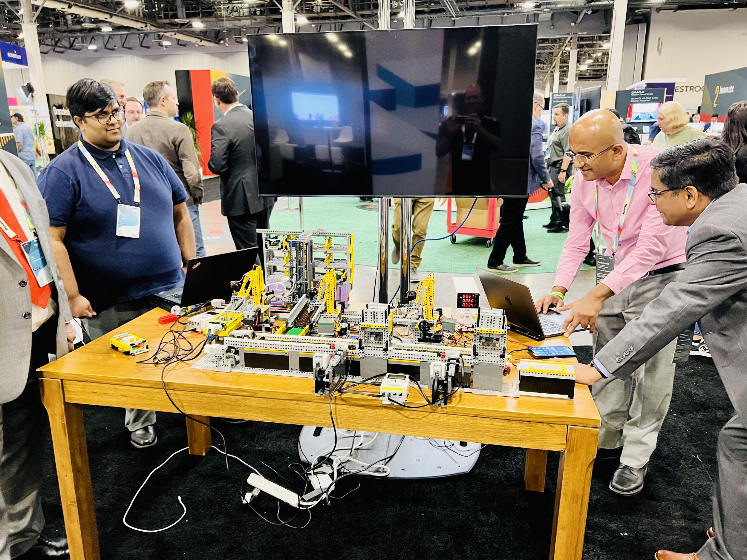iArch Solutions at Oracle CloudWorld 2023 Recap — iArch Solutions iArch Solutions at Oracle CloudWorld 2023 Recap — iArch Solutions
