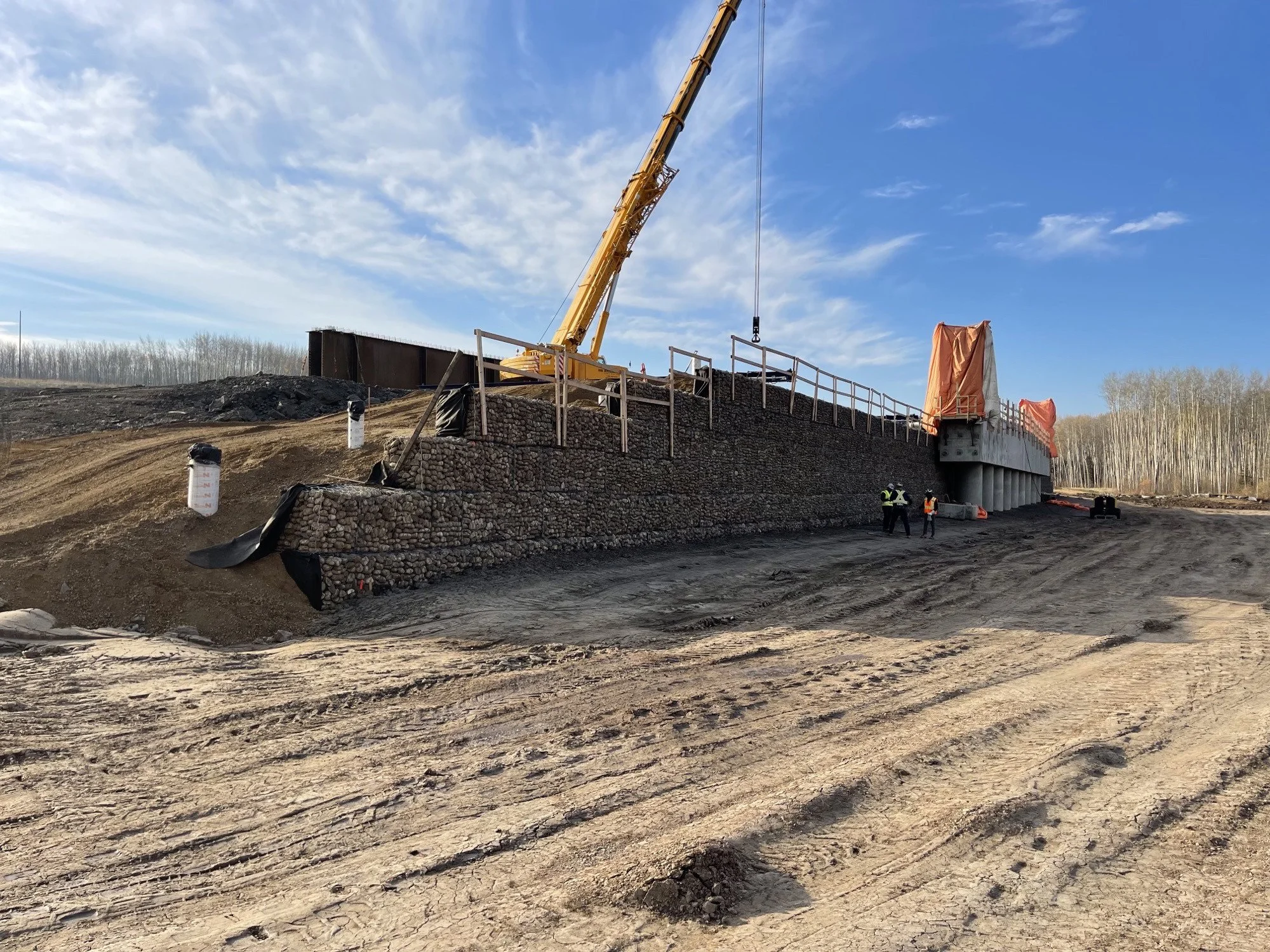 Retaining Walls + — CEC - Canadian Erosion & Containment