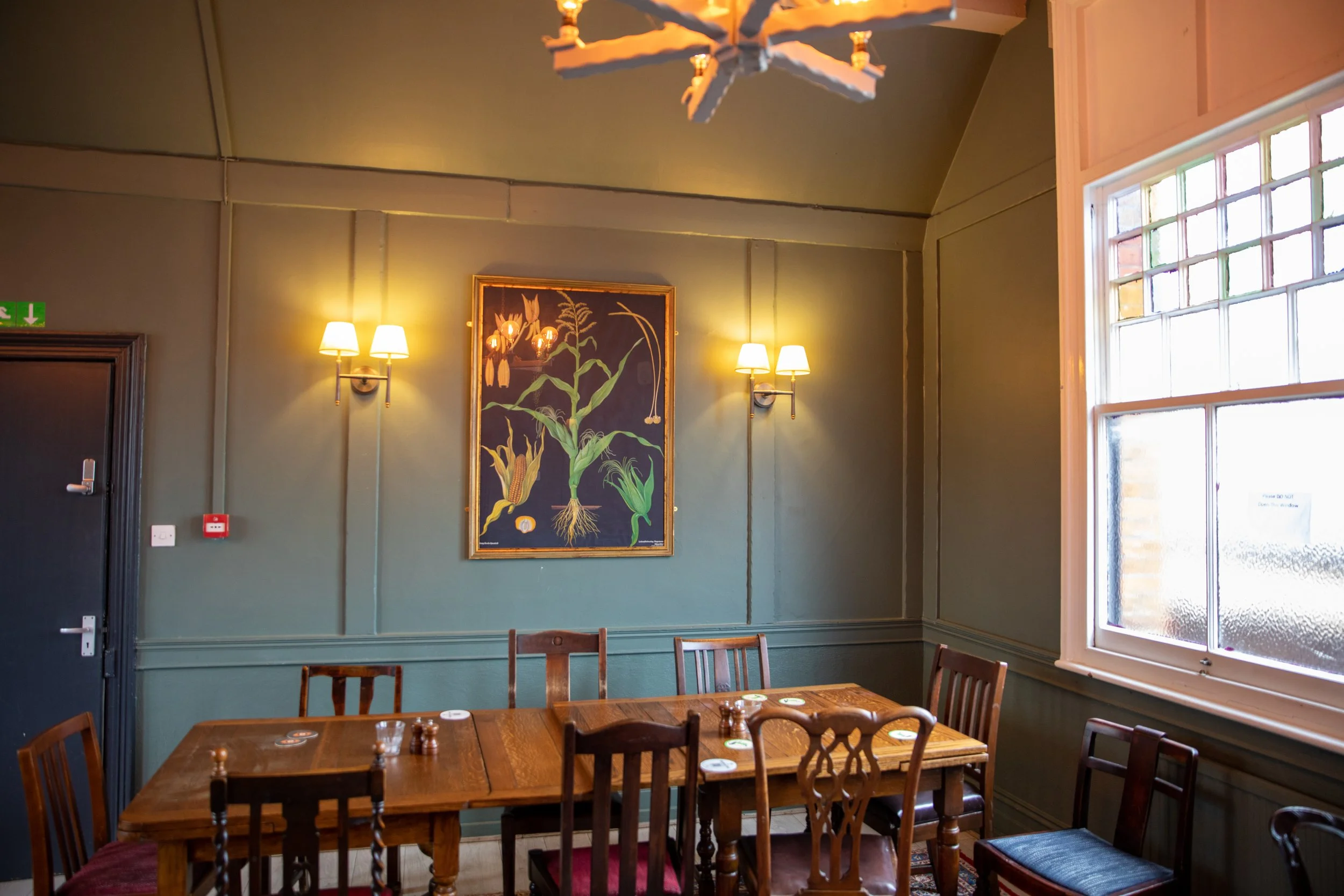 The Rising Sun - Modern British Pub with Beer Garden in Epsom