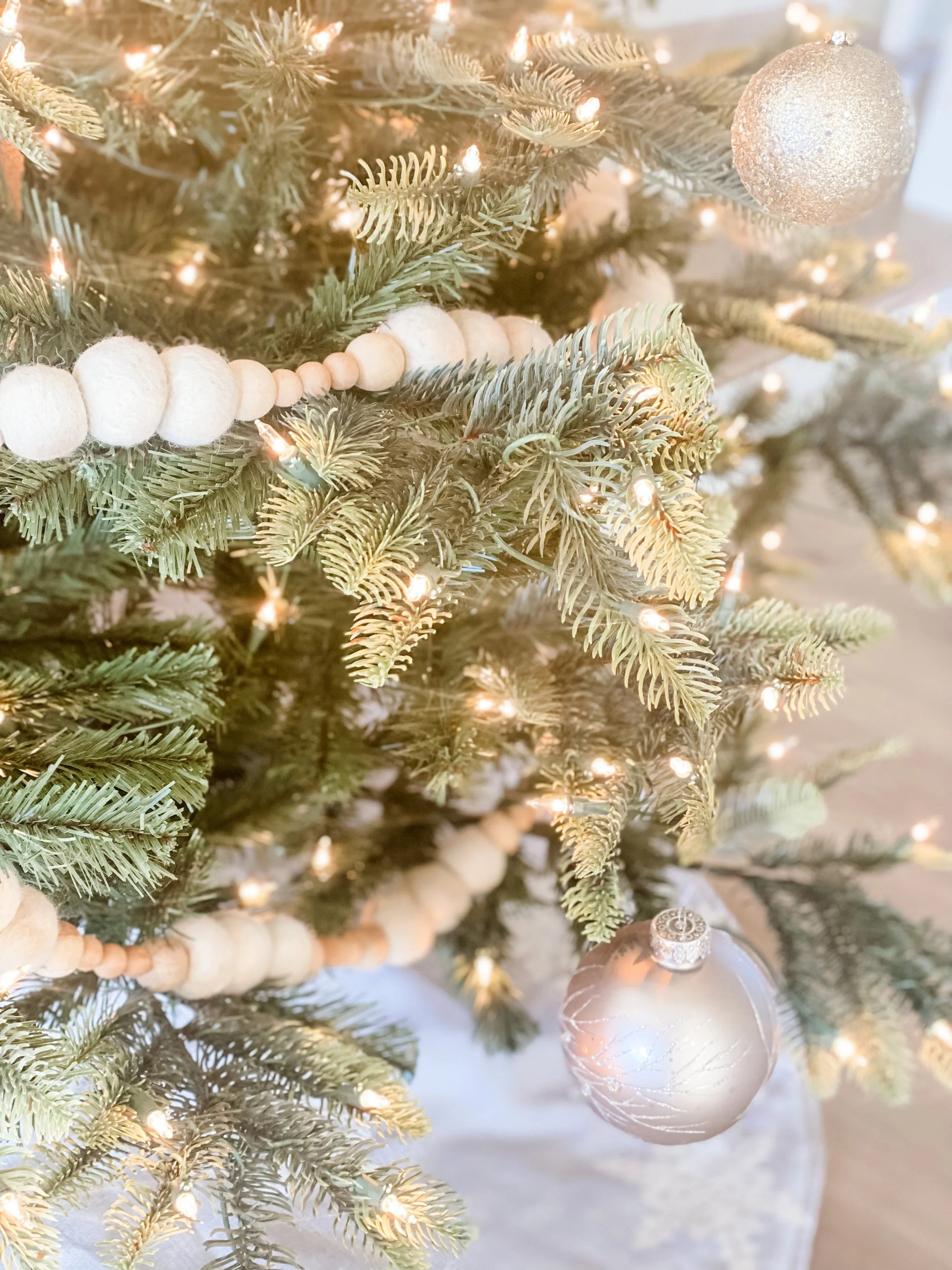 Off white christmas tree online