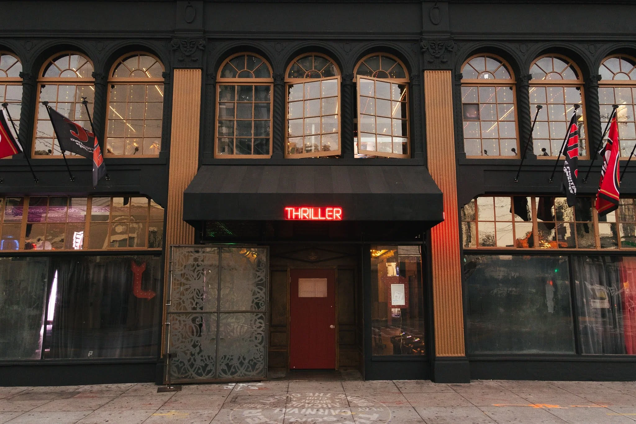 Thriller Country Club – SF’s Frontier Saloon & Arcade