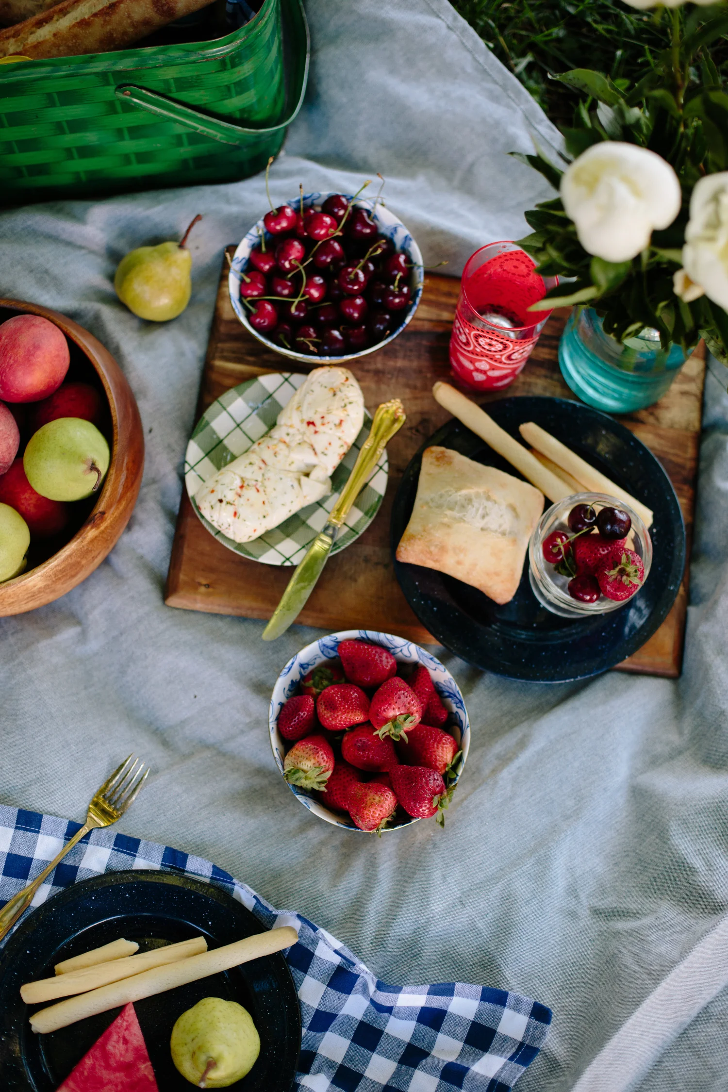 How to Pack the Perfect Summer Picnic — Gathered Living