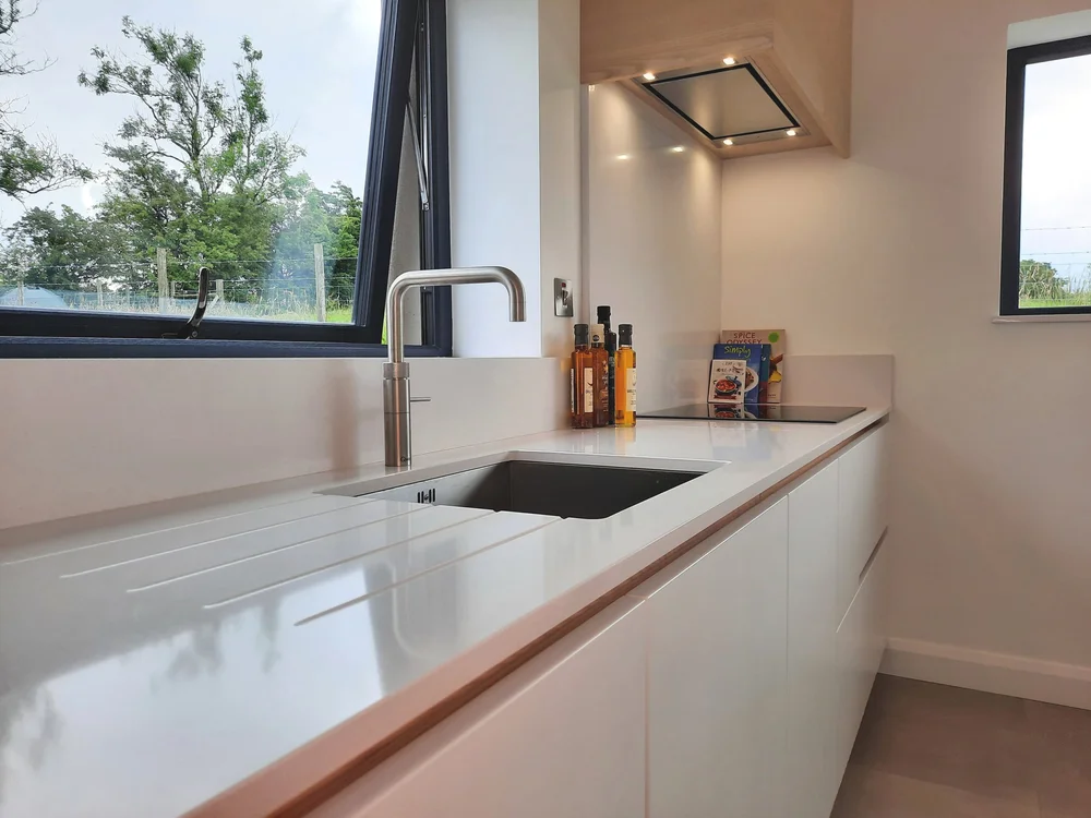 Modern White Kitchen Armagh Northern Ireland — Designer Kitchen by Morgan