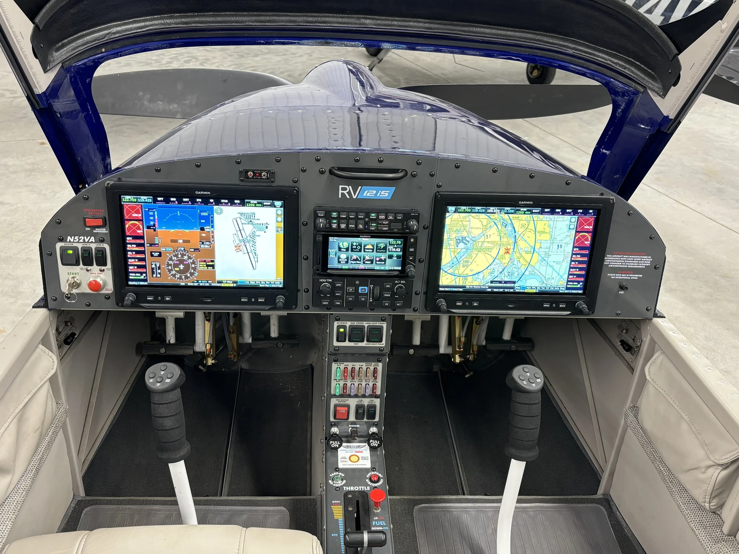 Vans RV-12is - N52VA — Both Wings