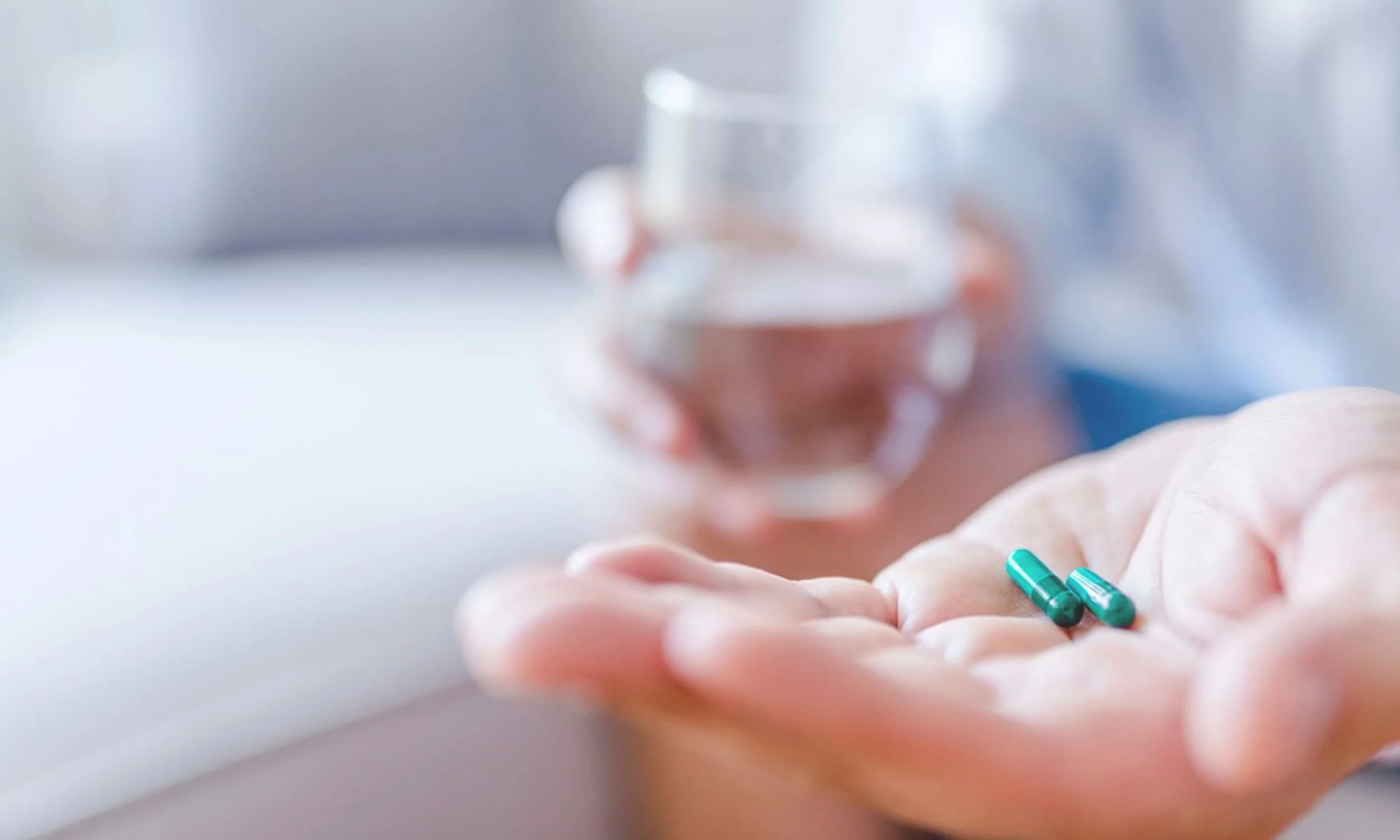 ¿Es conveniente la automedicación antes de ir al médico? — ILAR