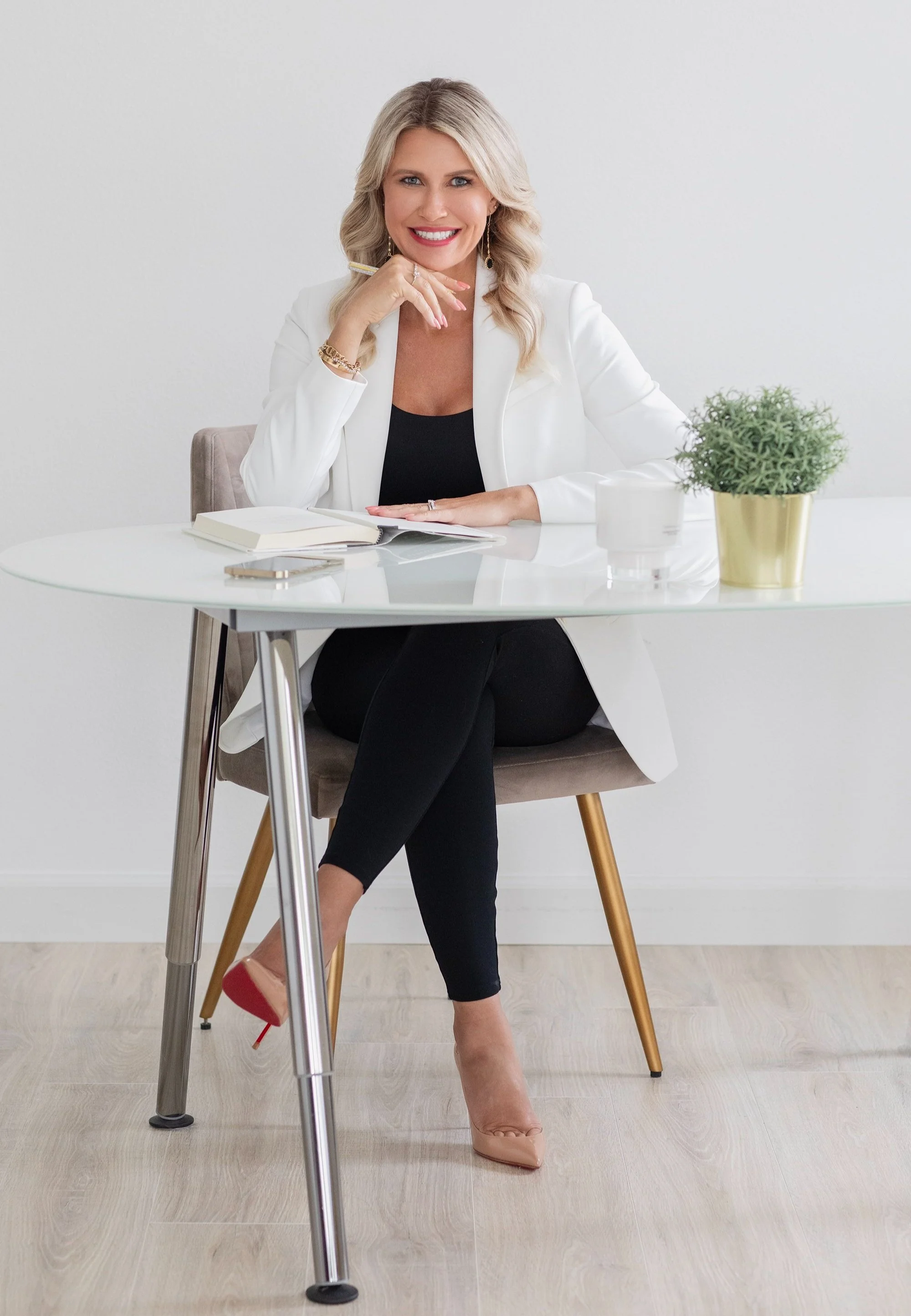 Danielle Cobo - Keynote Speaker | Career and Sales Coach | Best-Selling ...