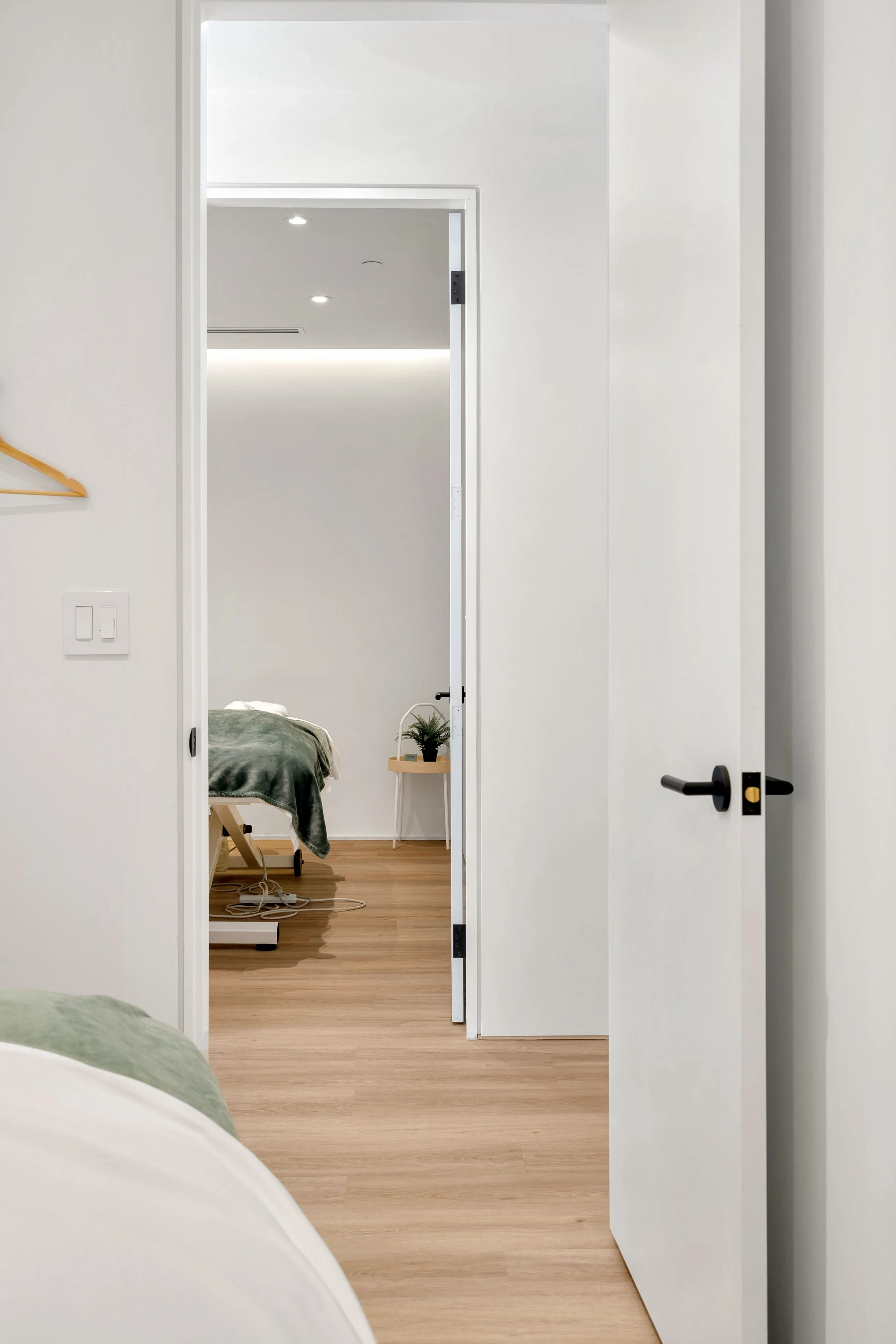 Modern Wellness - Richmond Massage Therapy RMT, Acupuncture, Physiotherapy