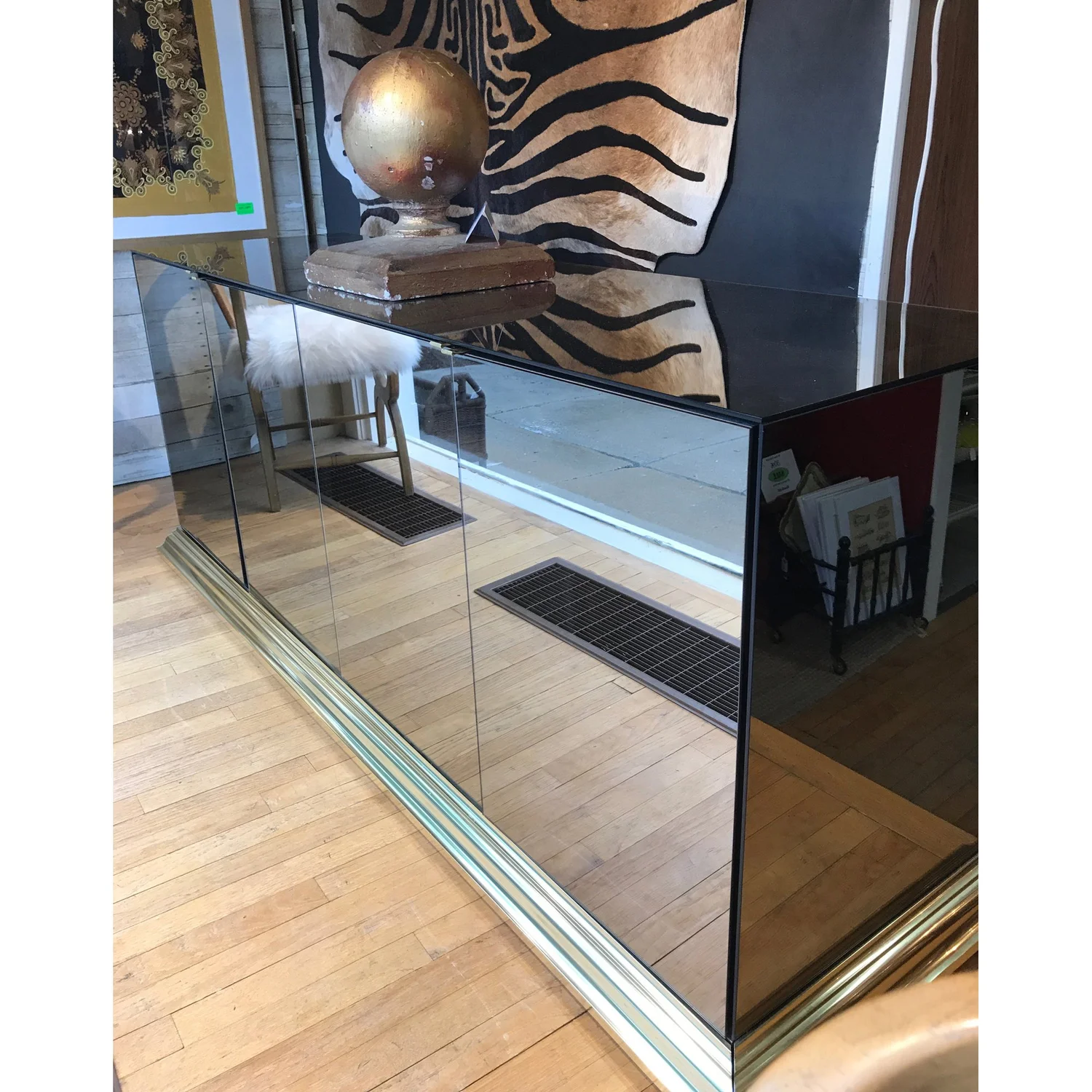 Gallery 1 — LEE'S ANTIQUES & INTERIORS
