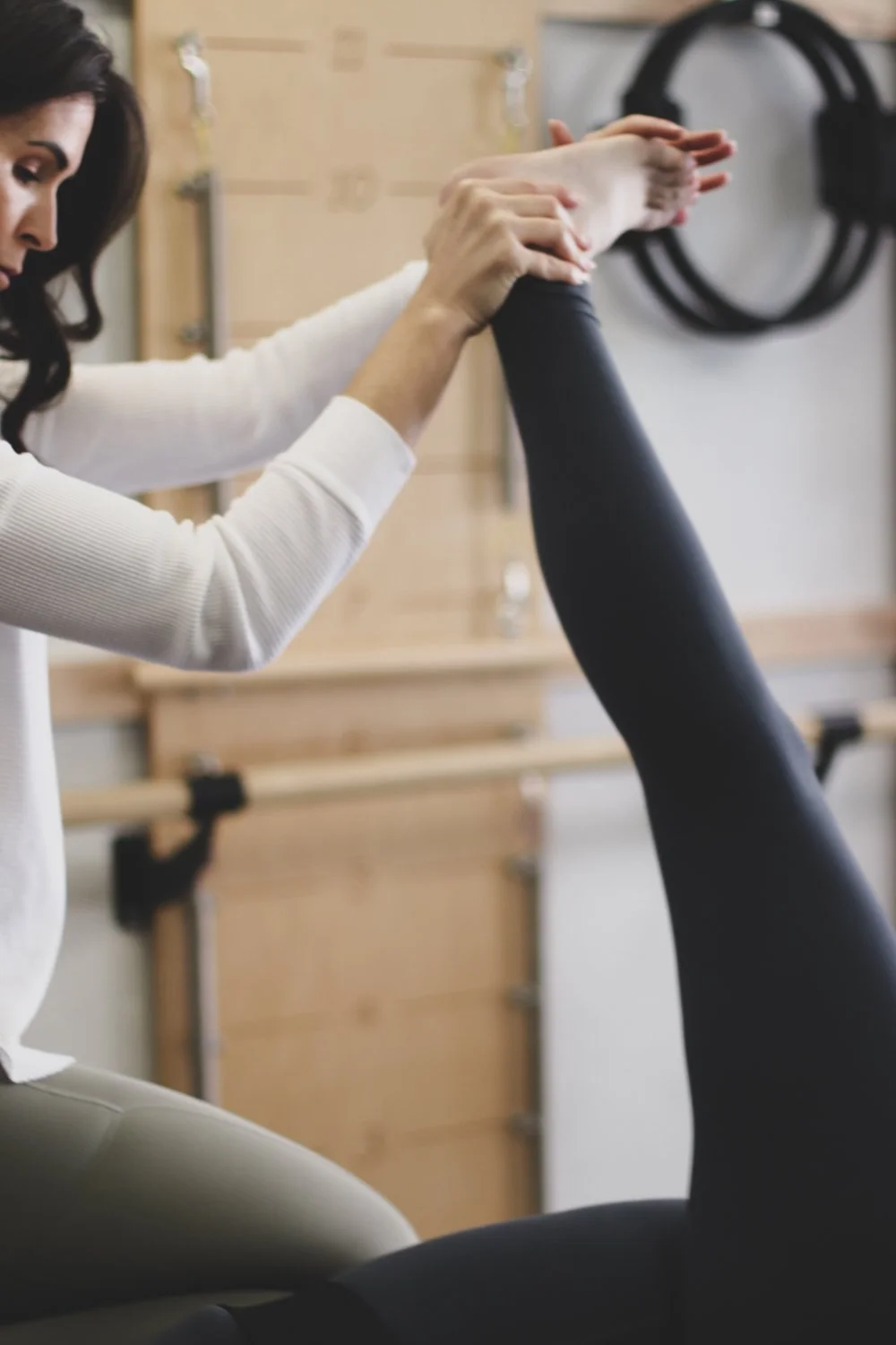 Fascia Stretch Therapy vs StretchLab: What’s the difference? — Move With Studio