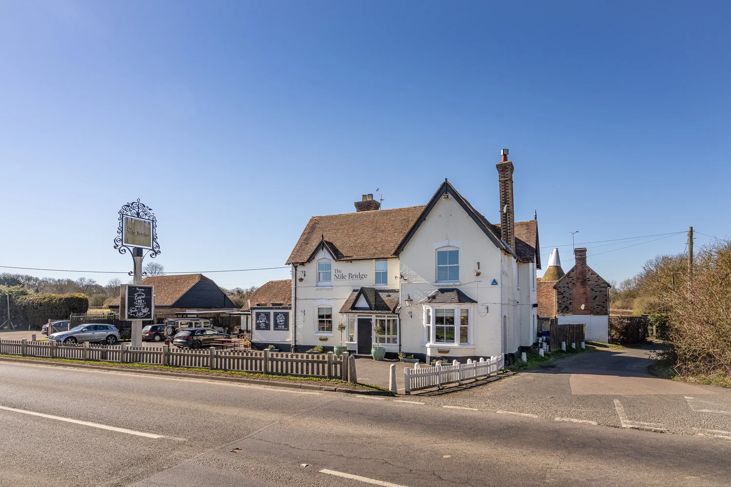 The Stile Bridge - Grill house, pub & restaurant in Kent