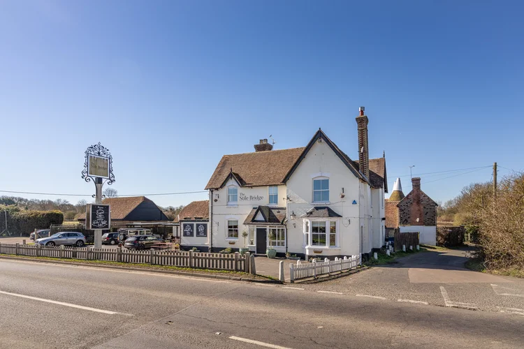 The Stile Bridge - Grill house, pub & restaurant in Kent
