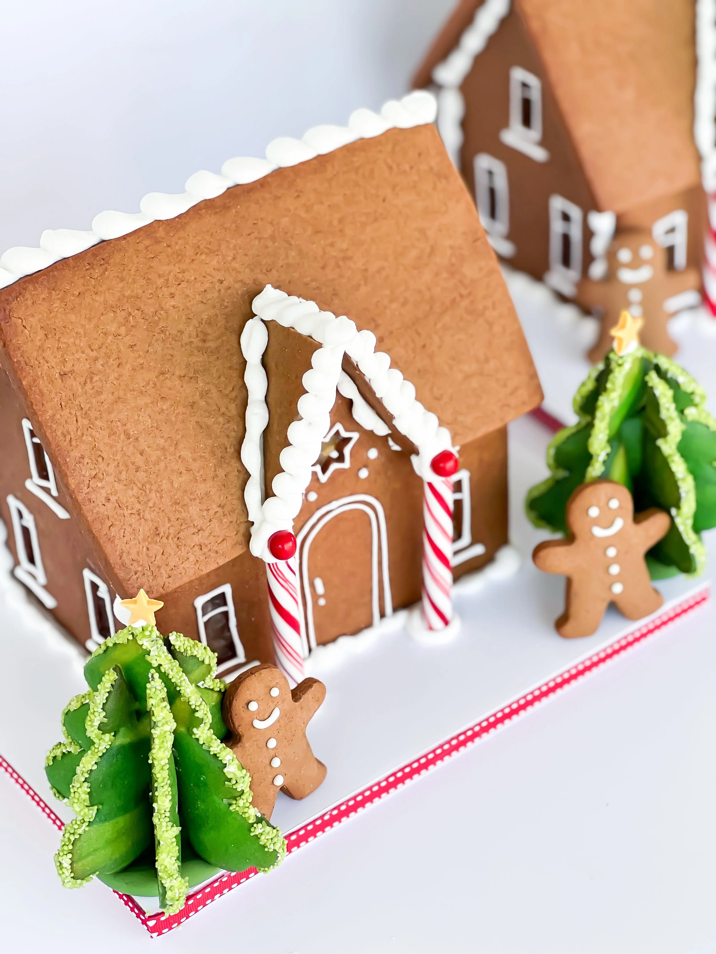 Edible Estates - Handmade Luxury Gingerbread Gifts