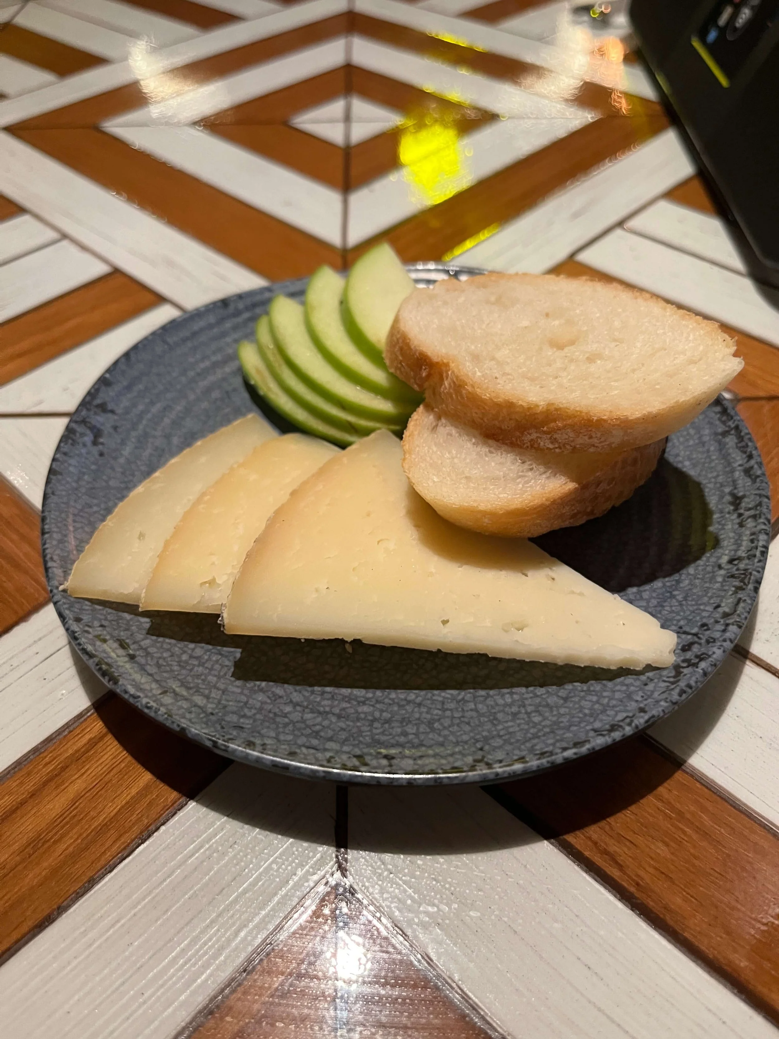 Norwegian Cruise Line Indulge Food Hall PDF Menus & Photo Tour ...