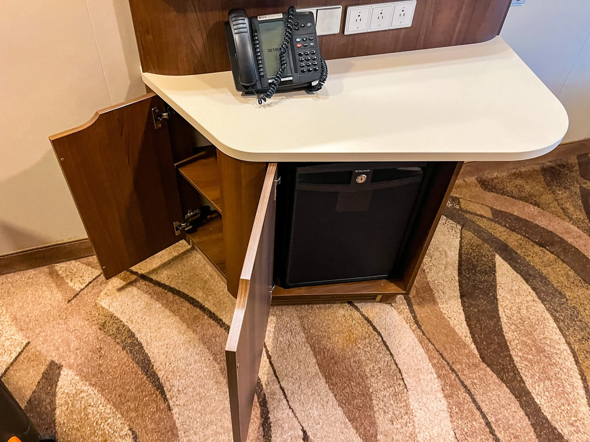 Norwegian Escape Oceanview Stateroom Photo Tour - Stateroom 5702 ...