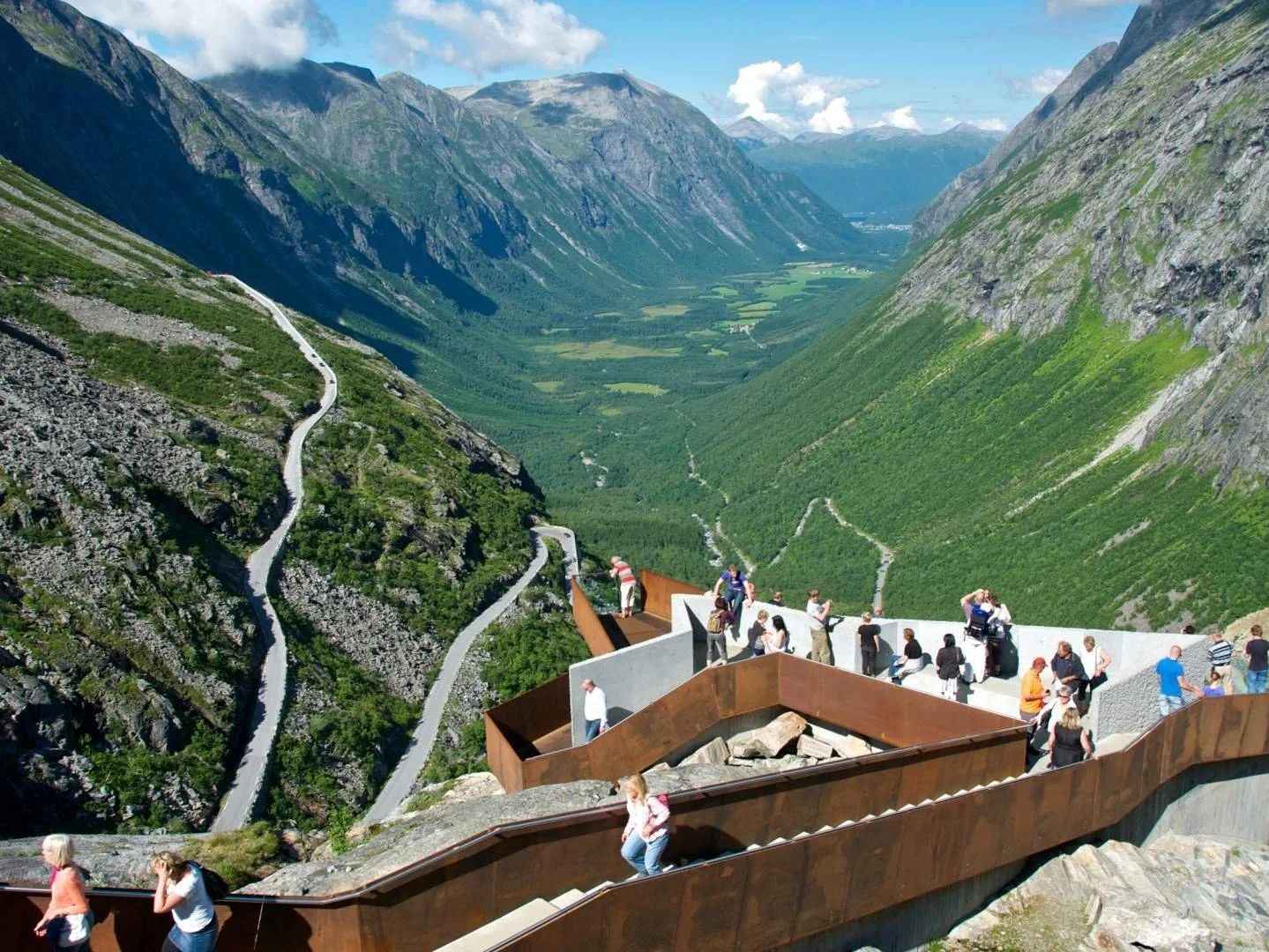 Ålesund, Norway Cruise Port Guide & Information - Maps, Attractions ...