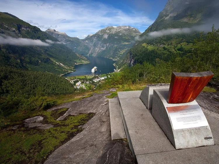 Geiranger, Norway Cruise Port Guide & Information - Maps, Hiking ...