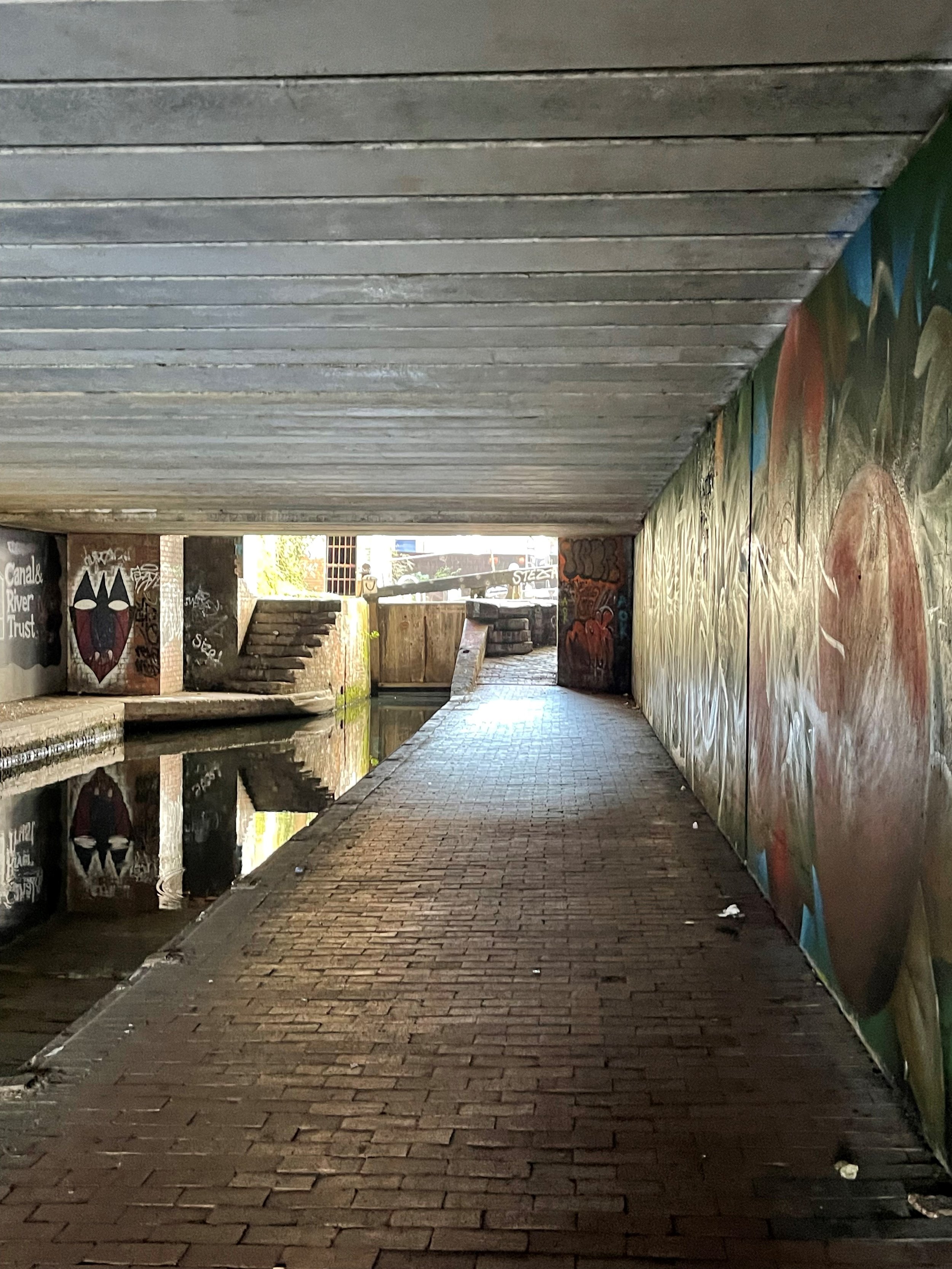 21 Locks to Birmingham — A Very Narrow Journey