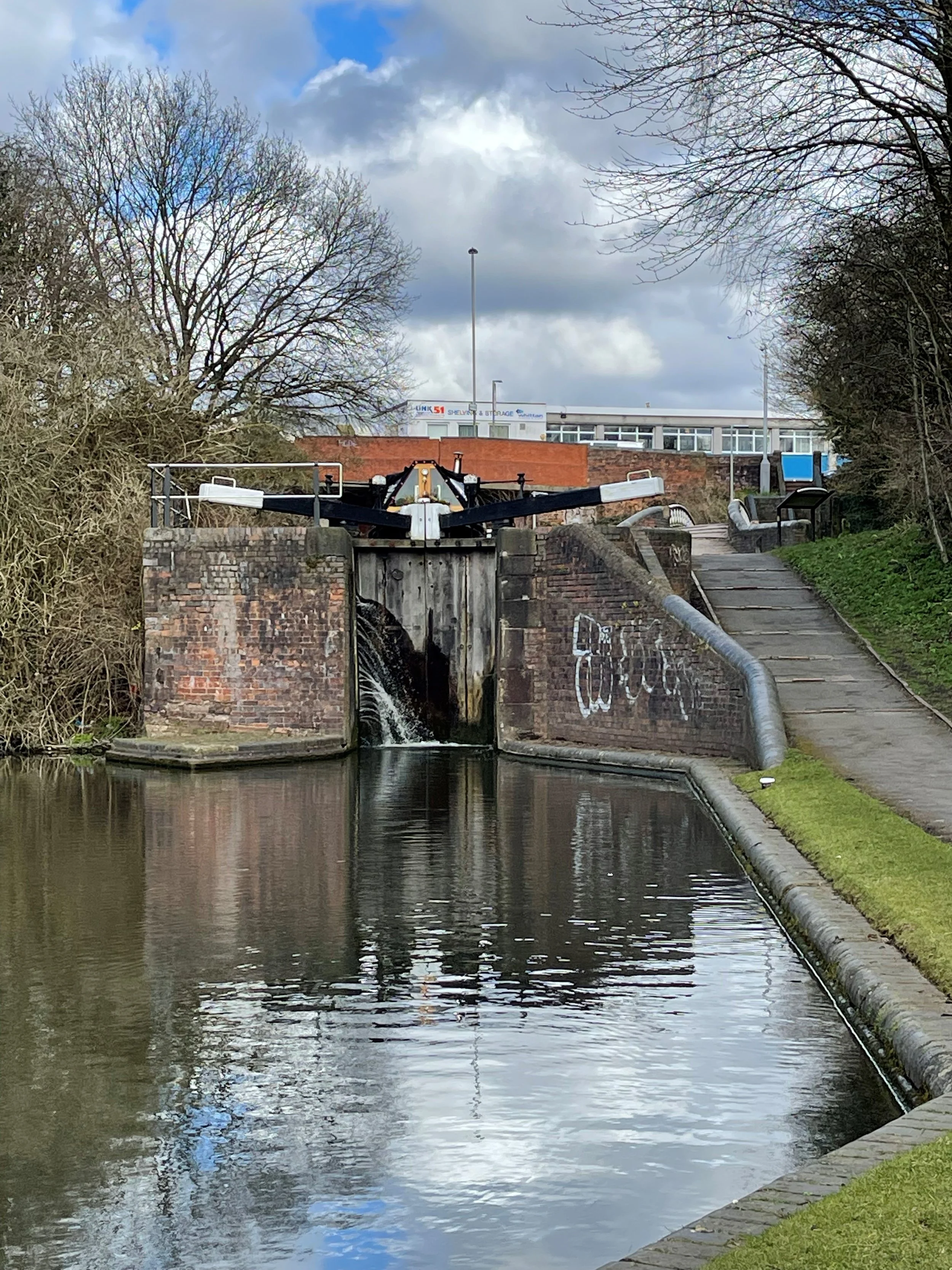 The Battle at Stourbridge — A Very Narrow Journey