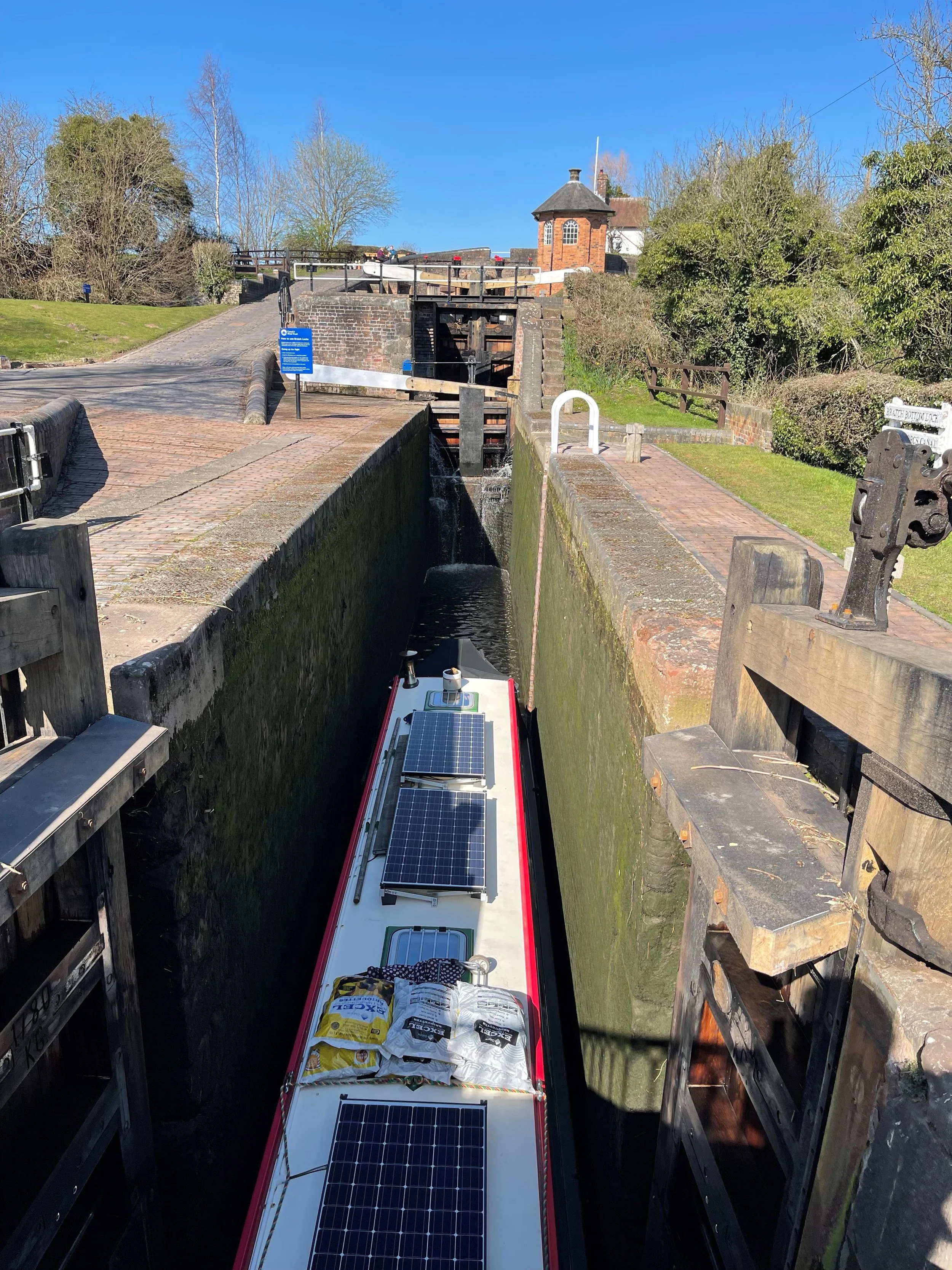 Hinksford to The Bratch — A Very Narrow Journey