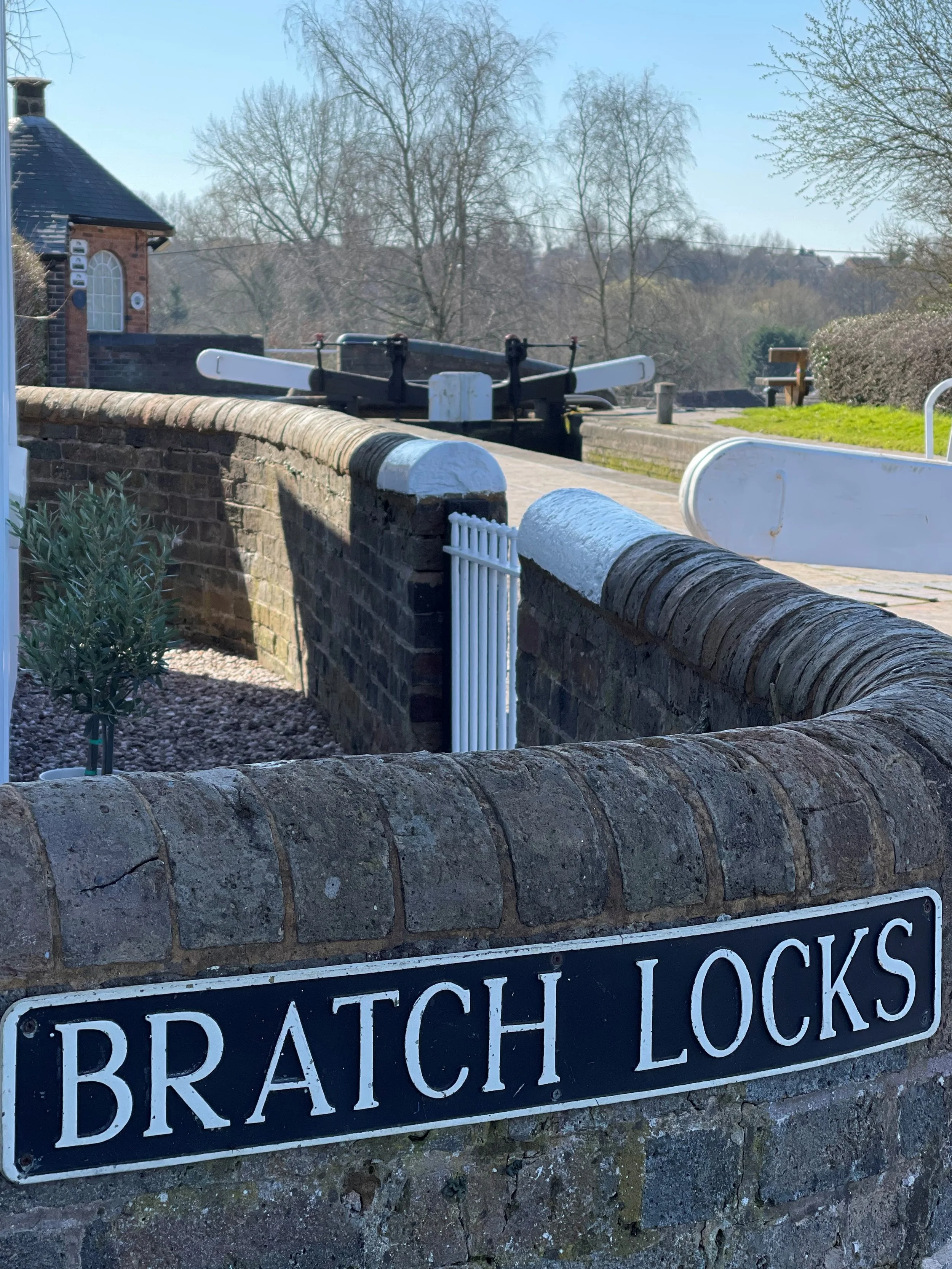 Hinksford to The Bratch — A Very Narrow Journey