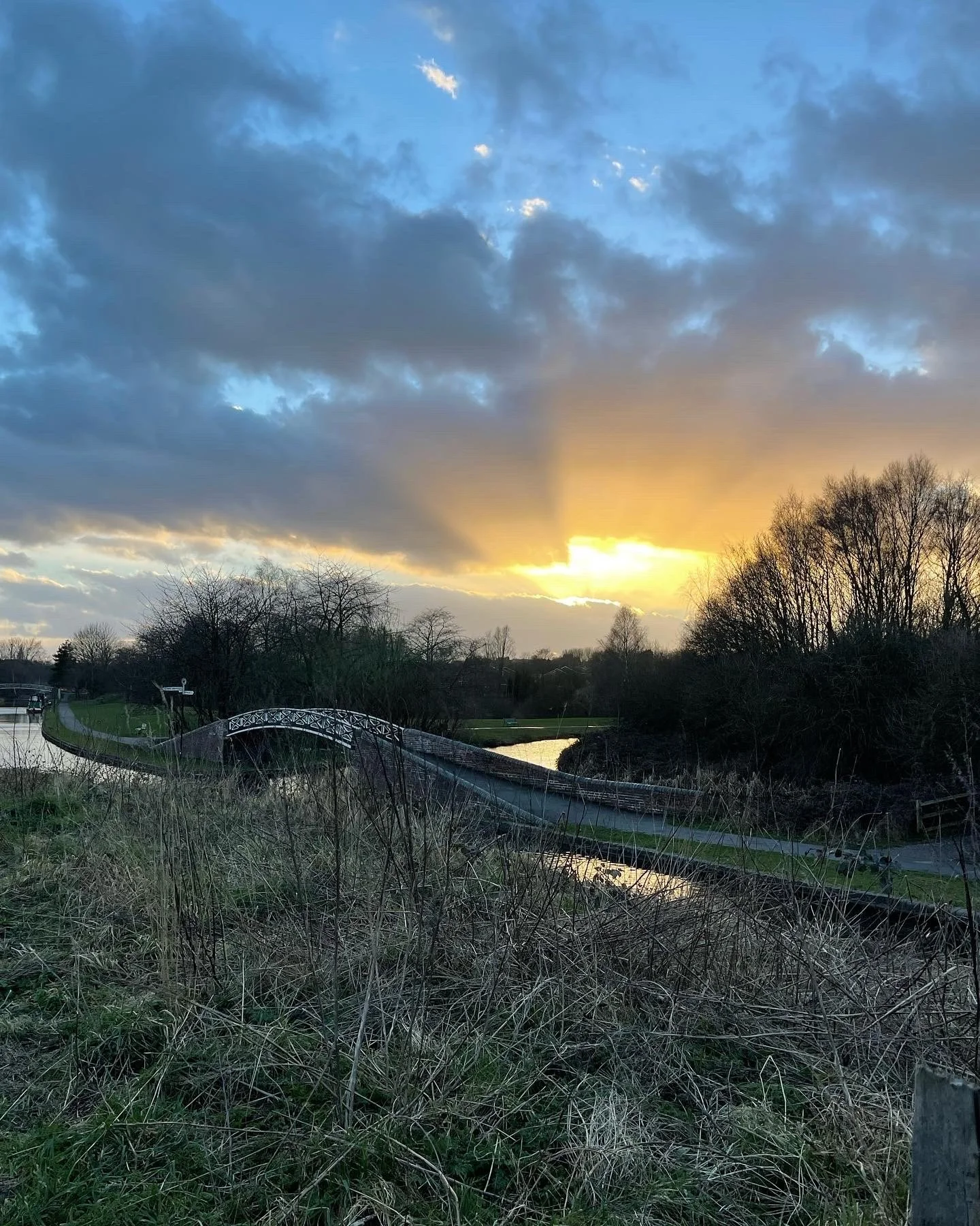 Bumbling around Bumble Hole — A Very Narrow Journey