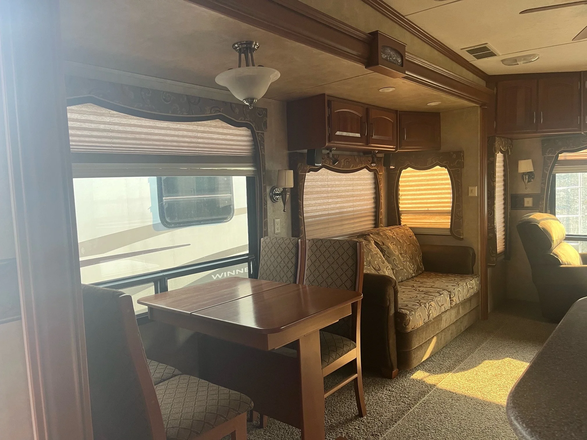 2010 Keystone Alpine 3640RL 5th Wheel — BergesonRV