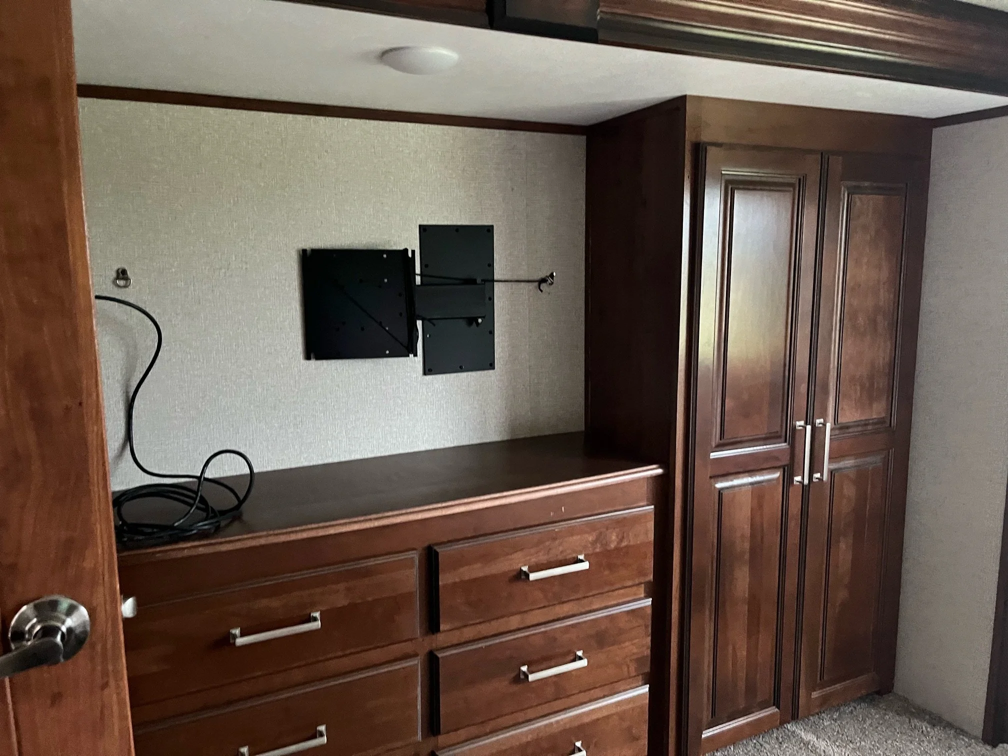 2018 Keystone Alpine 3660FL 5th Wheel — BergesonRV