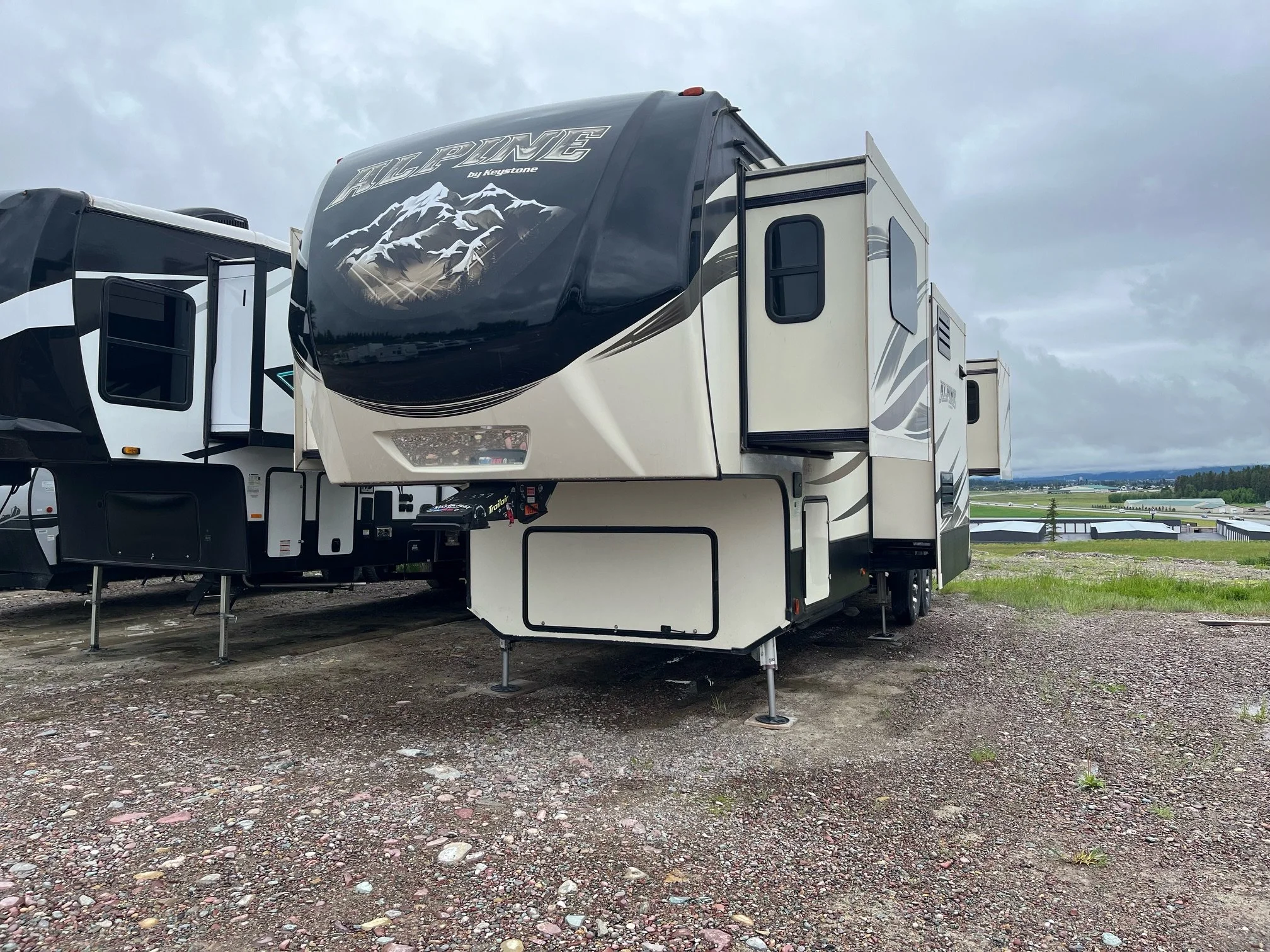 2018 Keystone Alpine 3660FL 5th Wheel — BergesonRV