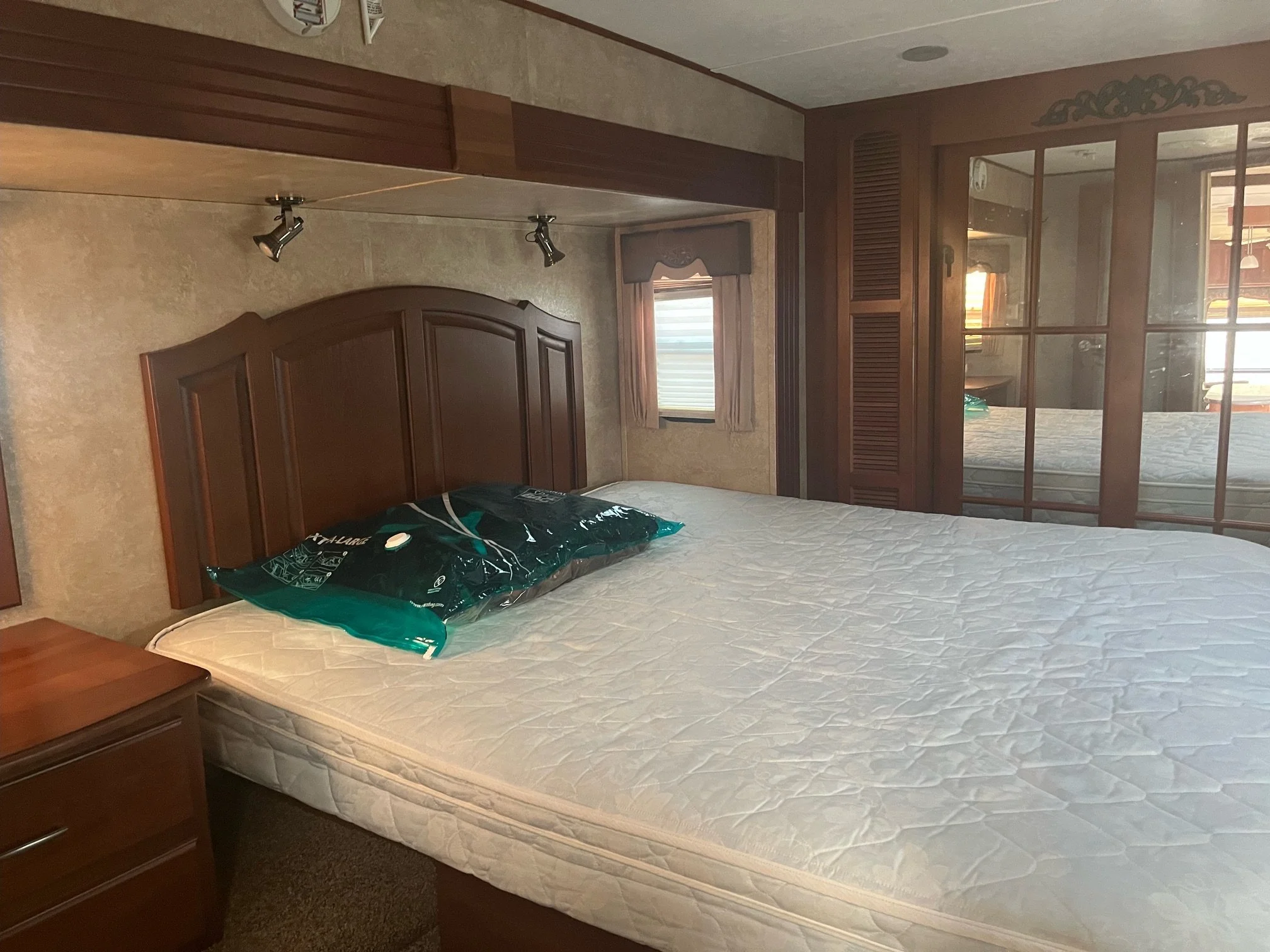 2010 Keystone Alpine 3640RL 5th Wheel — BergesonRV