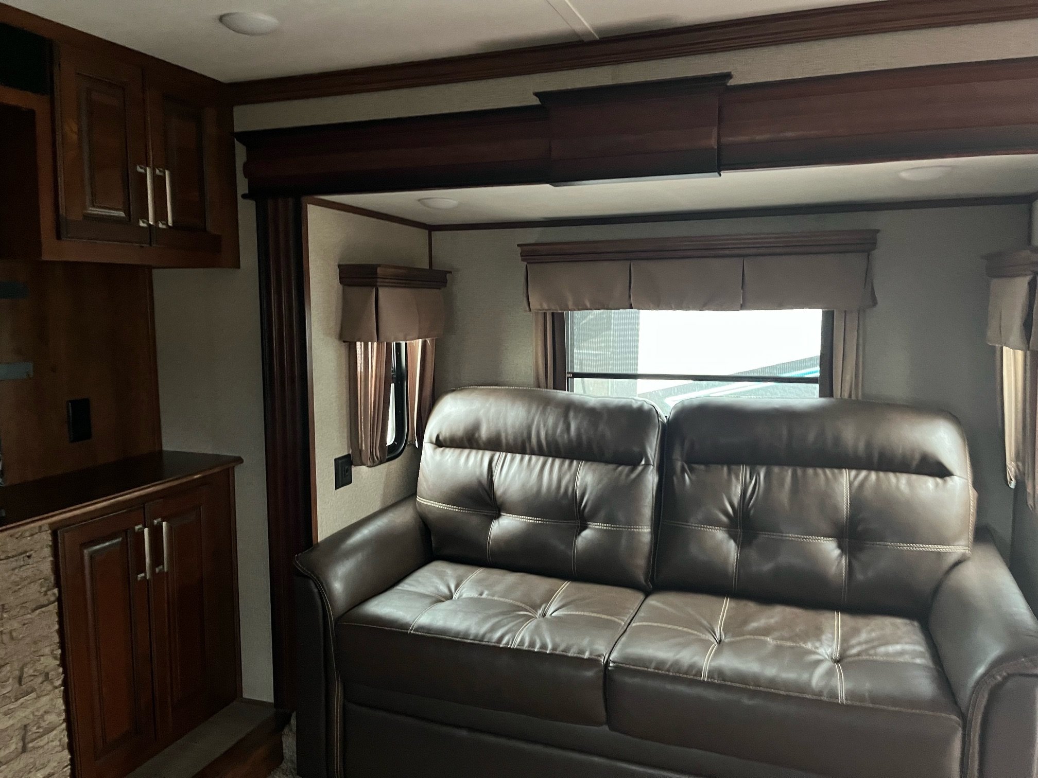 2018 Keystone Alpine 3660FL 5th Wheel — BergesonRV
